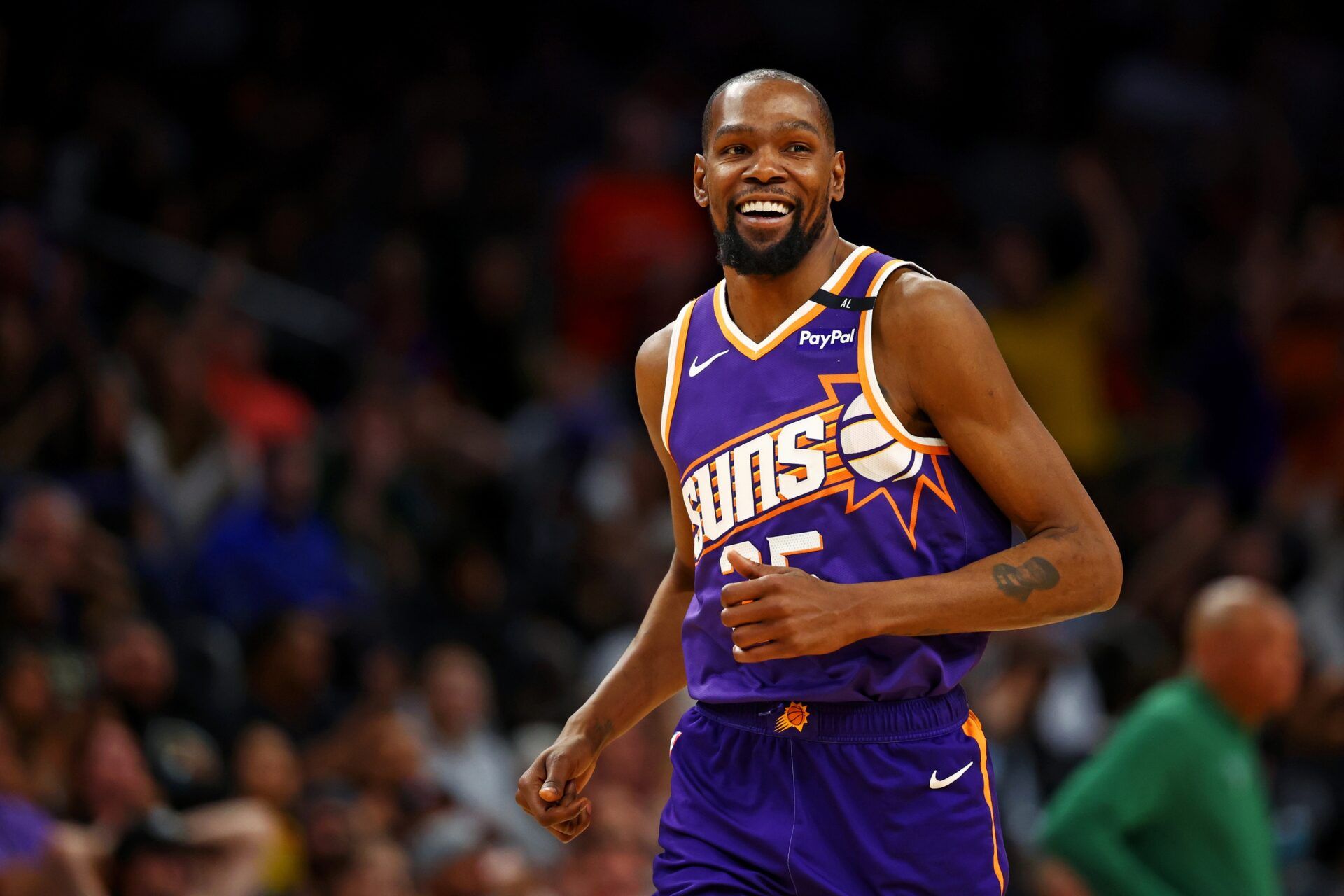 WATCH: Kevin Durant Finds His ‘Twin’ in Young Suns Fan at Fanatics Fest Amid Blockbuster Trade ...