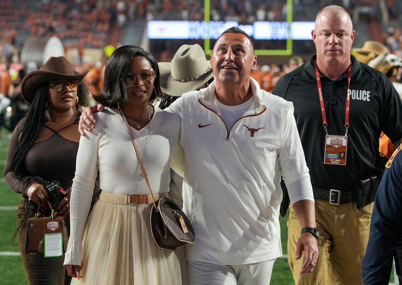 Texas HC Steve Sarkisian’s Wife Loreal Turns Heads in Striking Striped Pants Look Months After ...