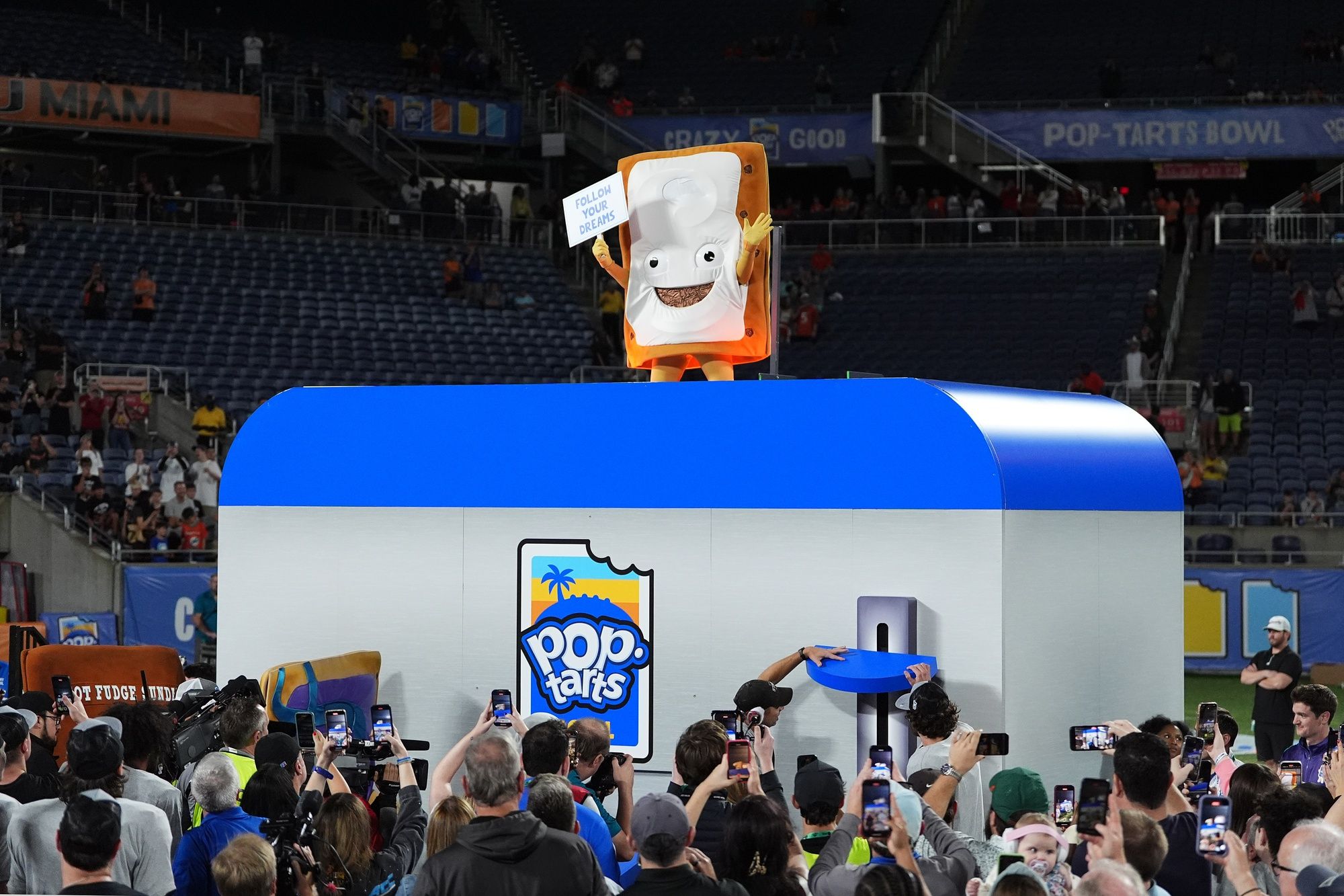 EA Sports Adds Pop-Tarts Bowl Mascot Among 35 New Mascots to College ...
