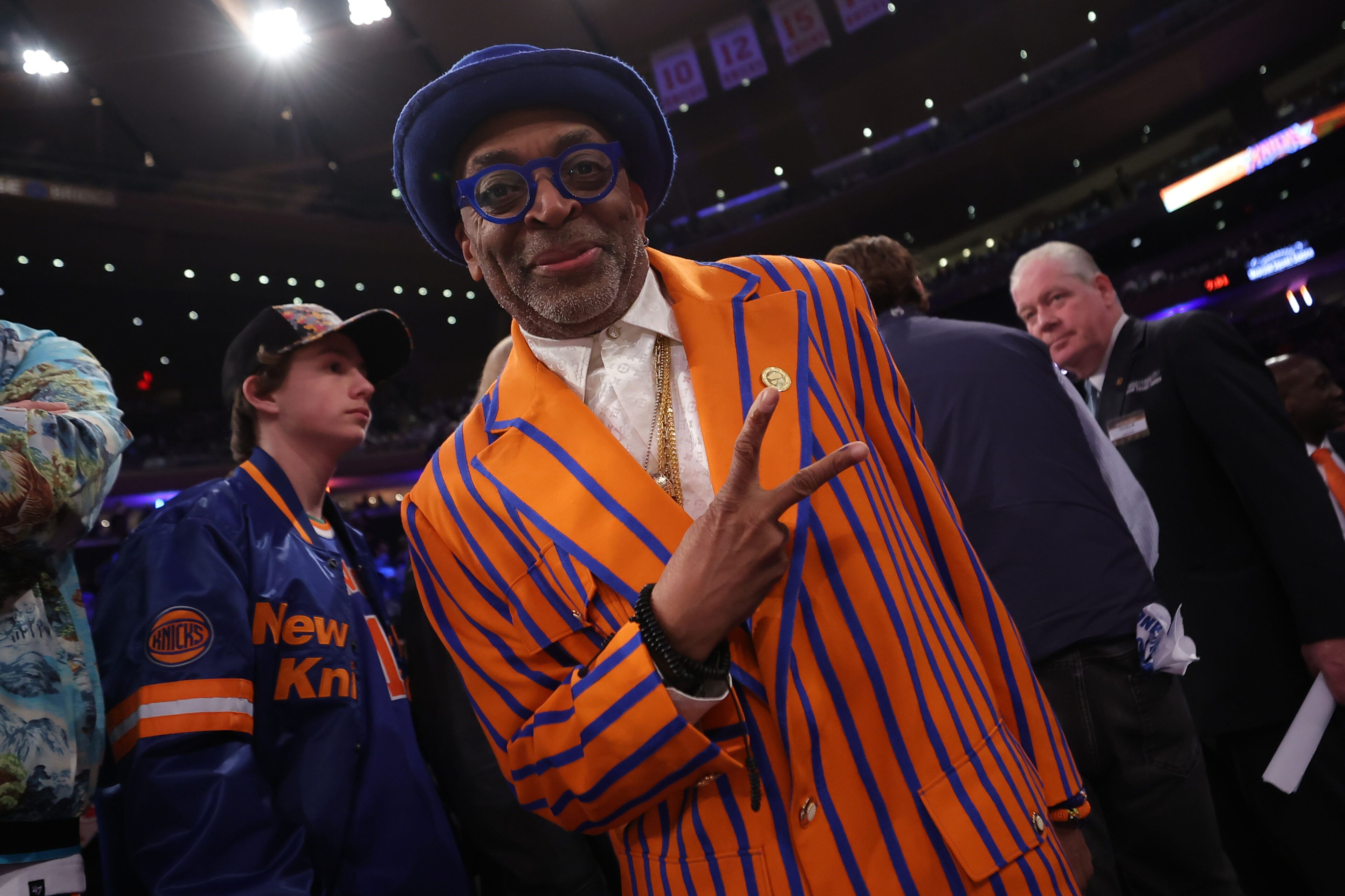 WATCH: Shams Charania's Hilarious Moment With Knicks Superfan Spike Lee ...