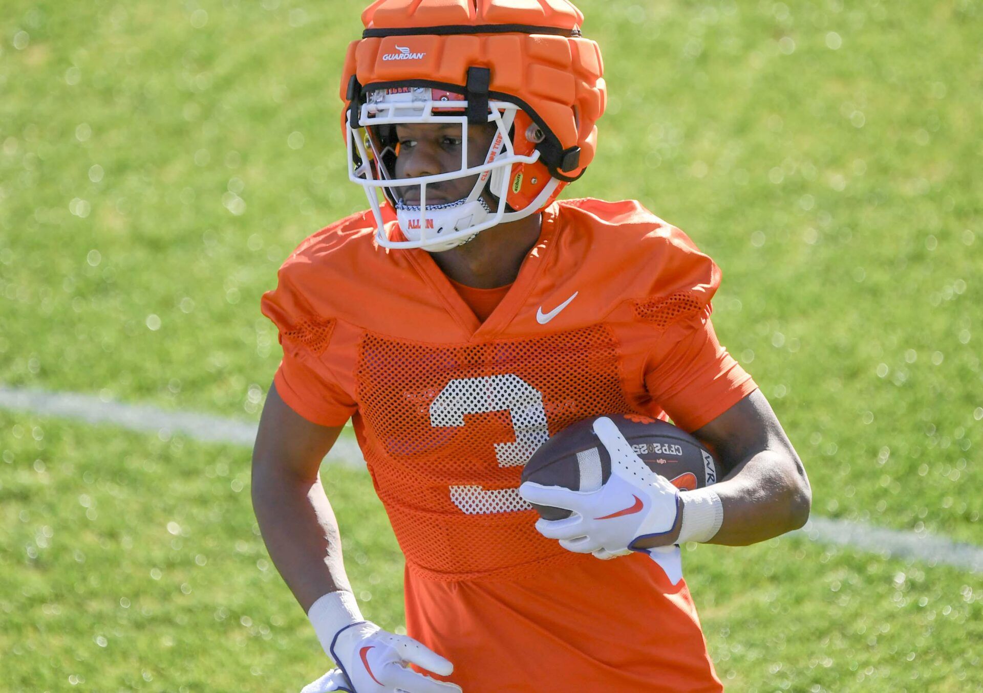 Dismissed 2025 4-Star Clemson RB Commit Marquise Henderson Signs With ...