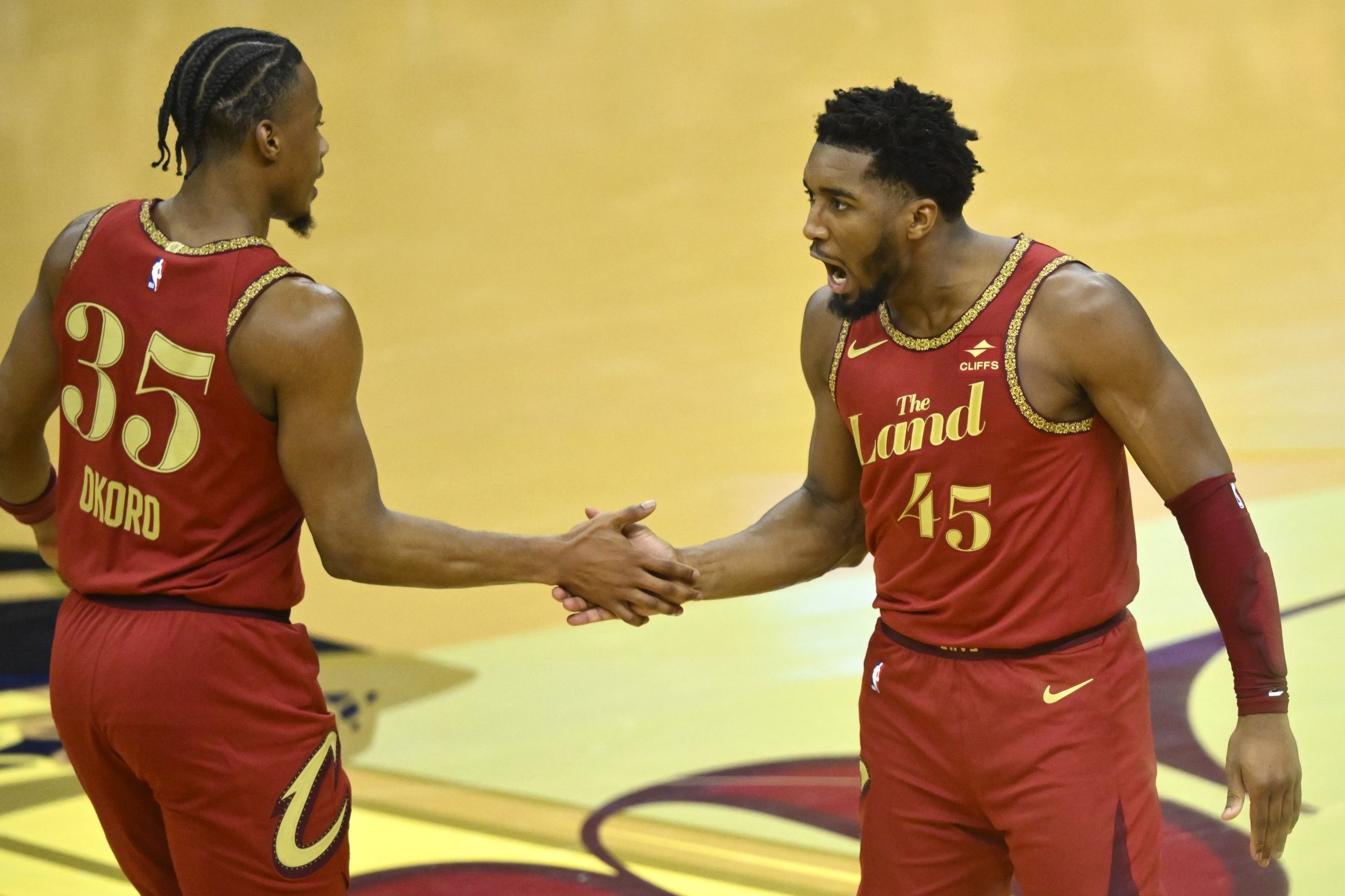 Donovan Mitchell Drops Heartfelt 2-Word Goodbye for Isaac Okoro After ...