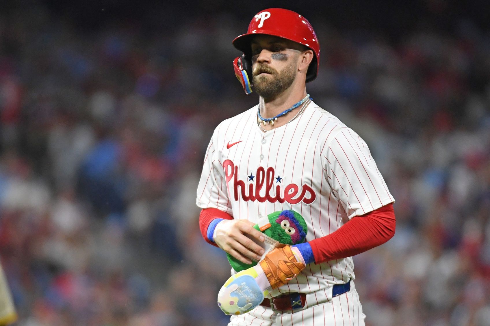 Bryce Harper’s Return Sparks Concern as Phillies Turn to Load ...