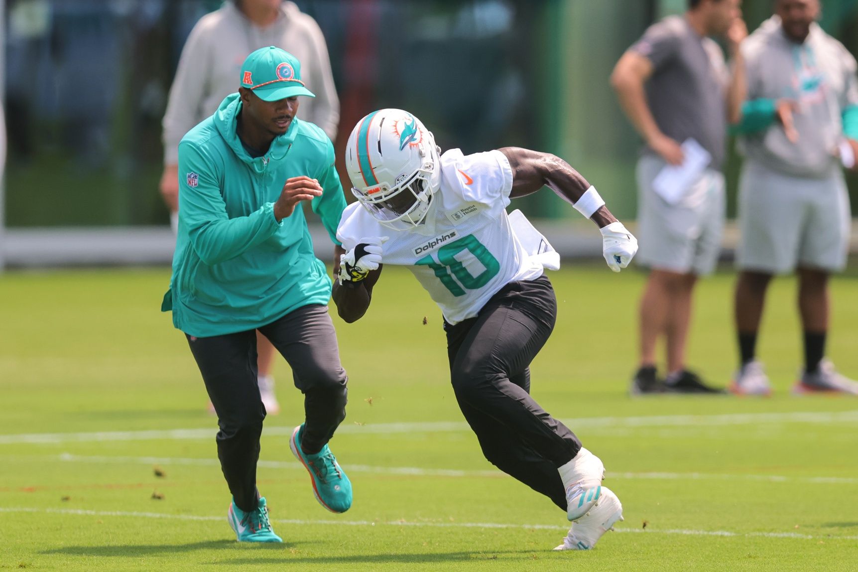 Miami Dolphins Insider Makes Bold Prediction About Tyreek Hill's Future After Jalen Ramsey's Trade