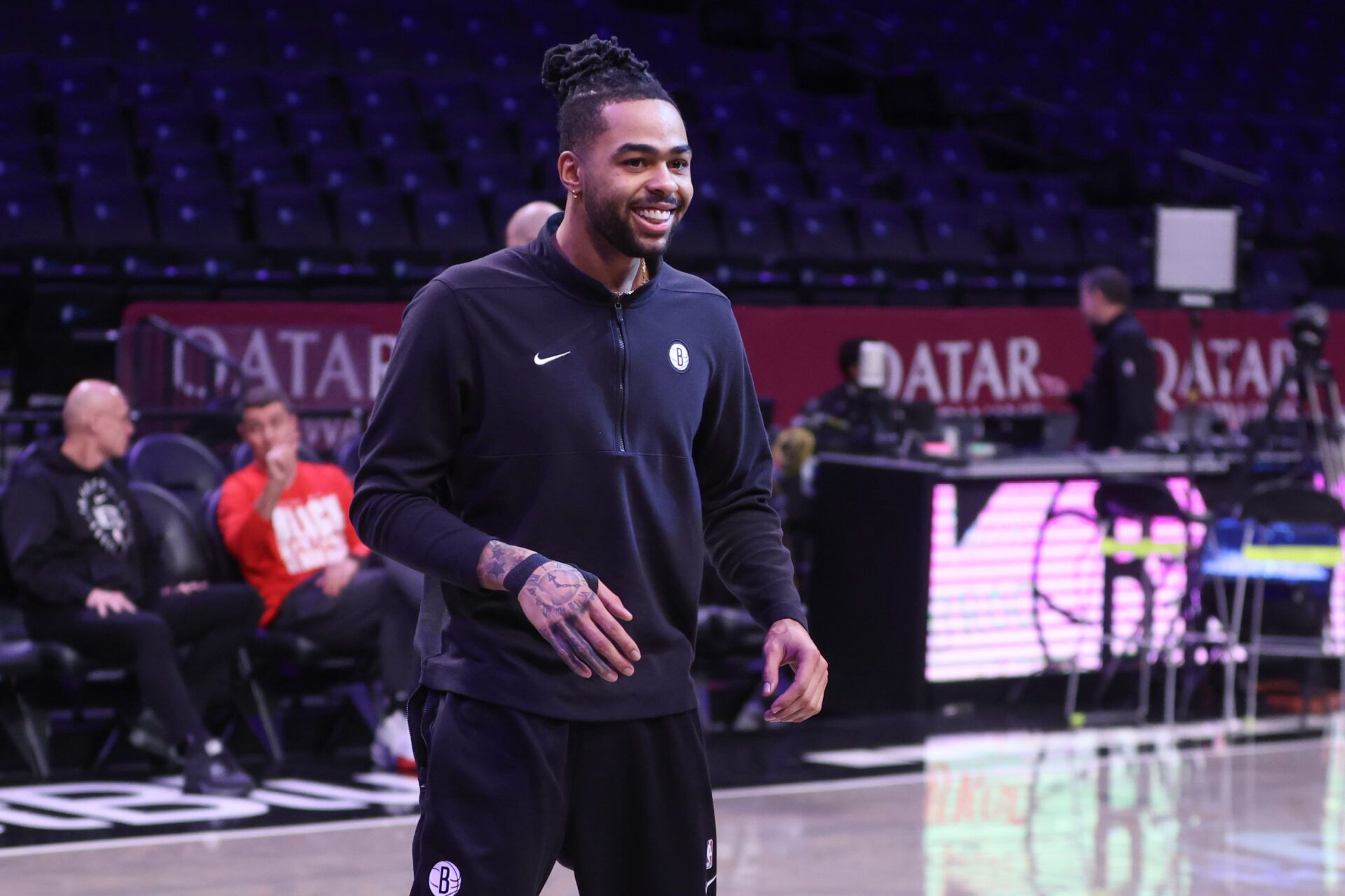 WATCH: D'Angelo Russell Makes a Bold Promise to Injured Anthony Davis ...
