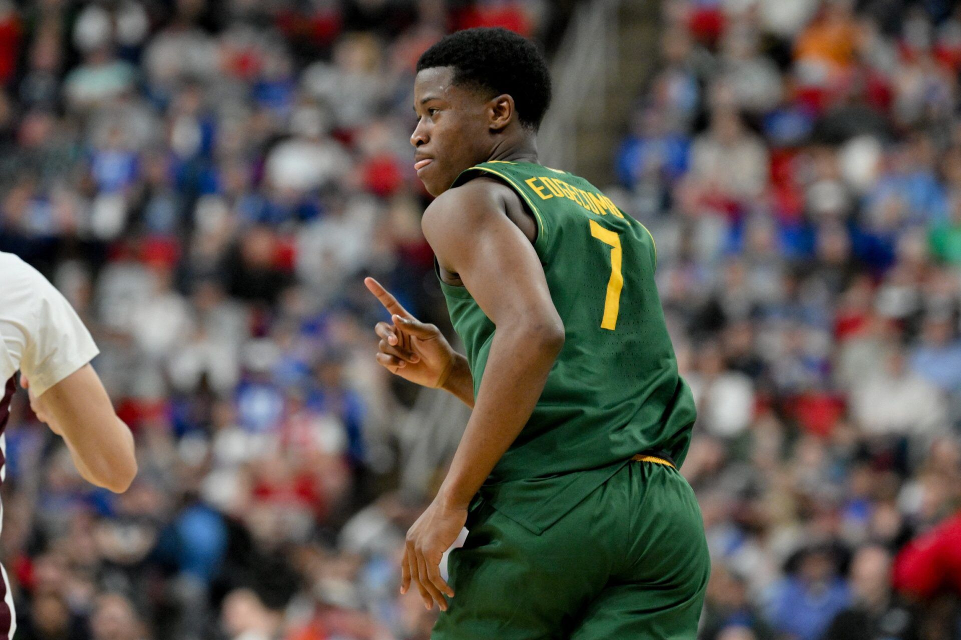 ‘Flashes of Stardom’ – Paul George Reveals What Makes V. J. Edgecombe ...