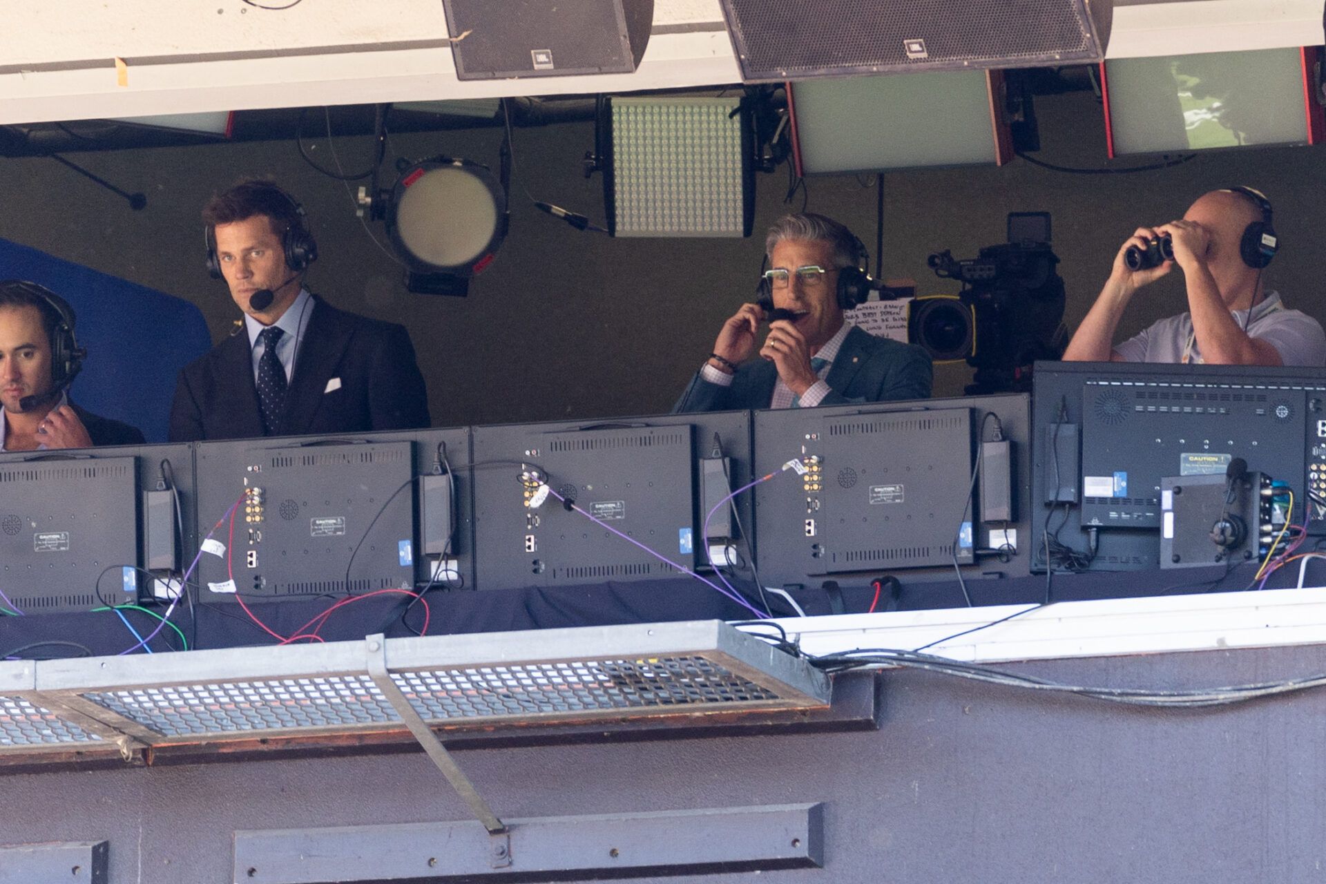 Joe Theismann Reveals 1 Major Thing Holding Back Tom Brady As a ...