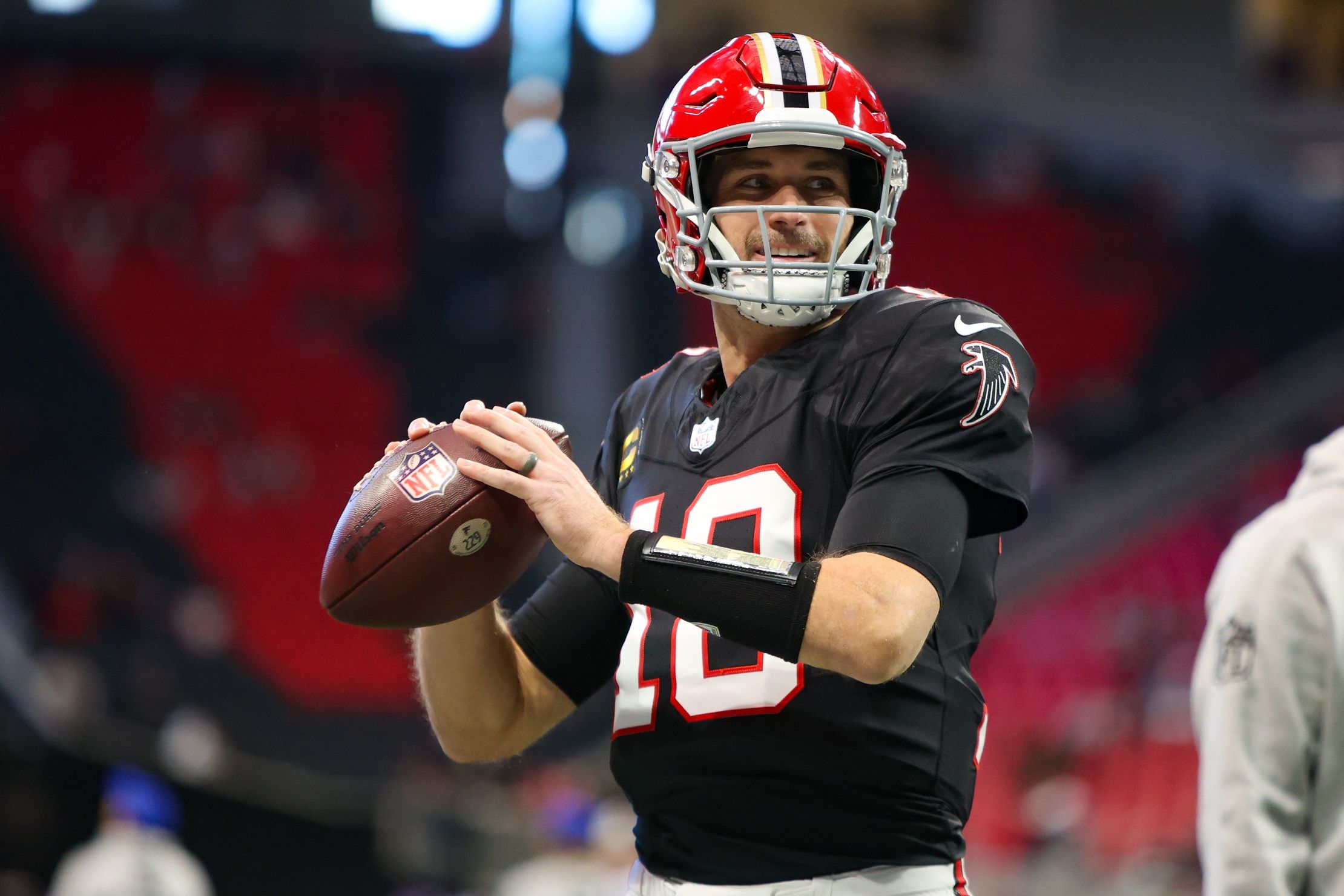 Kirk Cousins’ Wife Julie Emotionally Reveals Initial Reaction to Falcons QB Getting Benched for ...
