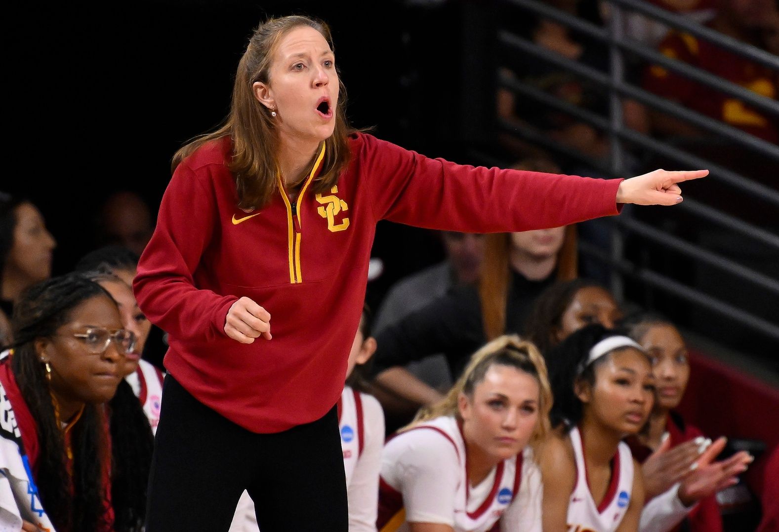 USC HC Lindsay Gottlieb Shares Wholesome Family Moment Watching Trojans ...