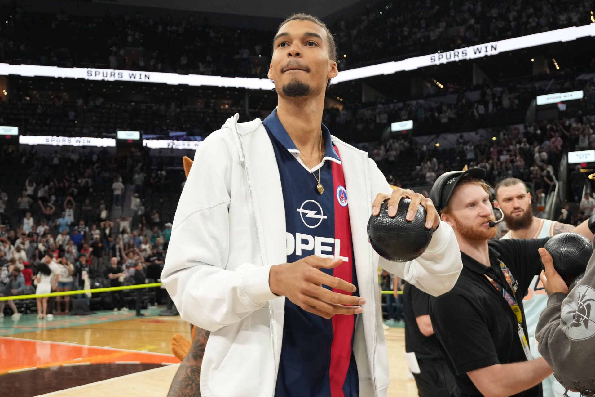 The upper moons illuxxxtrandy i headed toward the area,