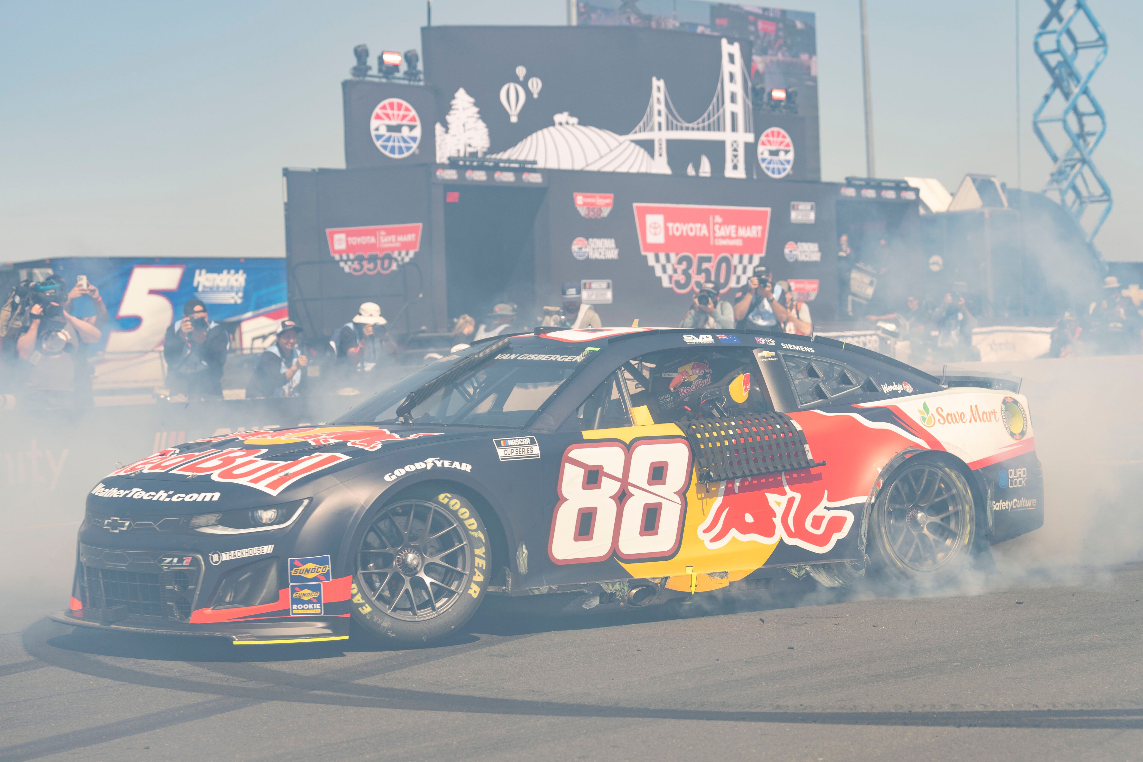 Kevin Harvick Crowns Shane Van Gisbergen NASCAR's New 'Showman' After ...