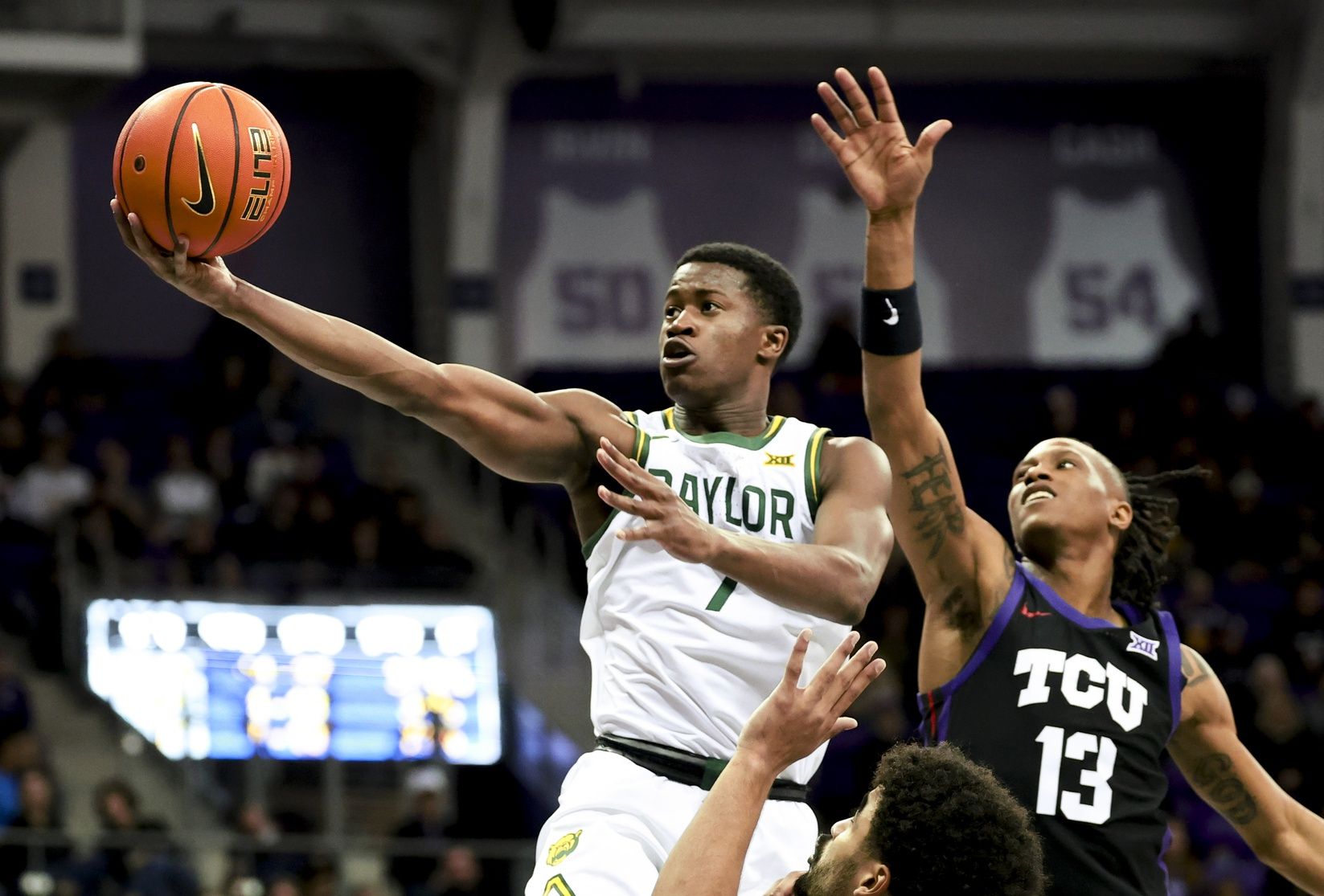 VIDEO: V.J. Edgecombe's Mother Cheers Courtside in Wholesome Moment ...