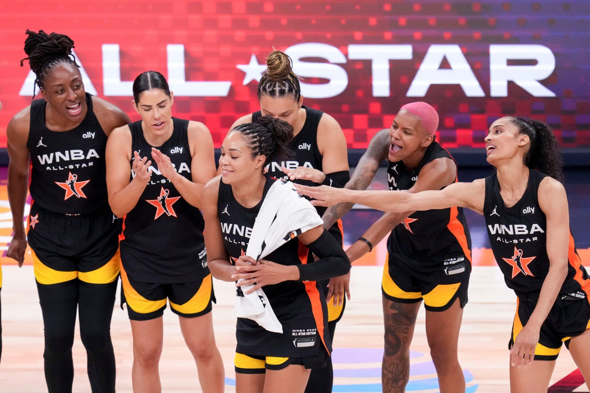 Lynx Star Napheesa Collier Drops Hilarious 3-Word Reaction to Photo ...