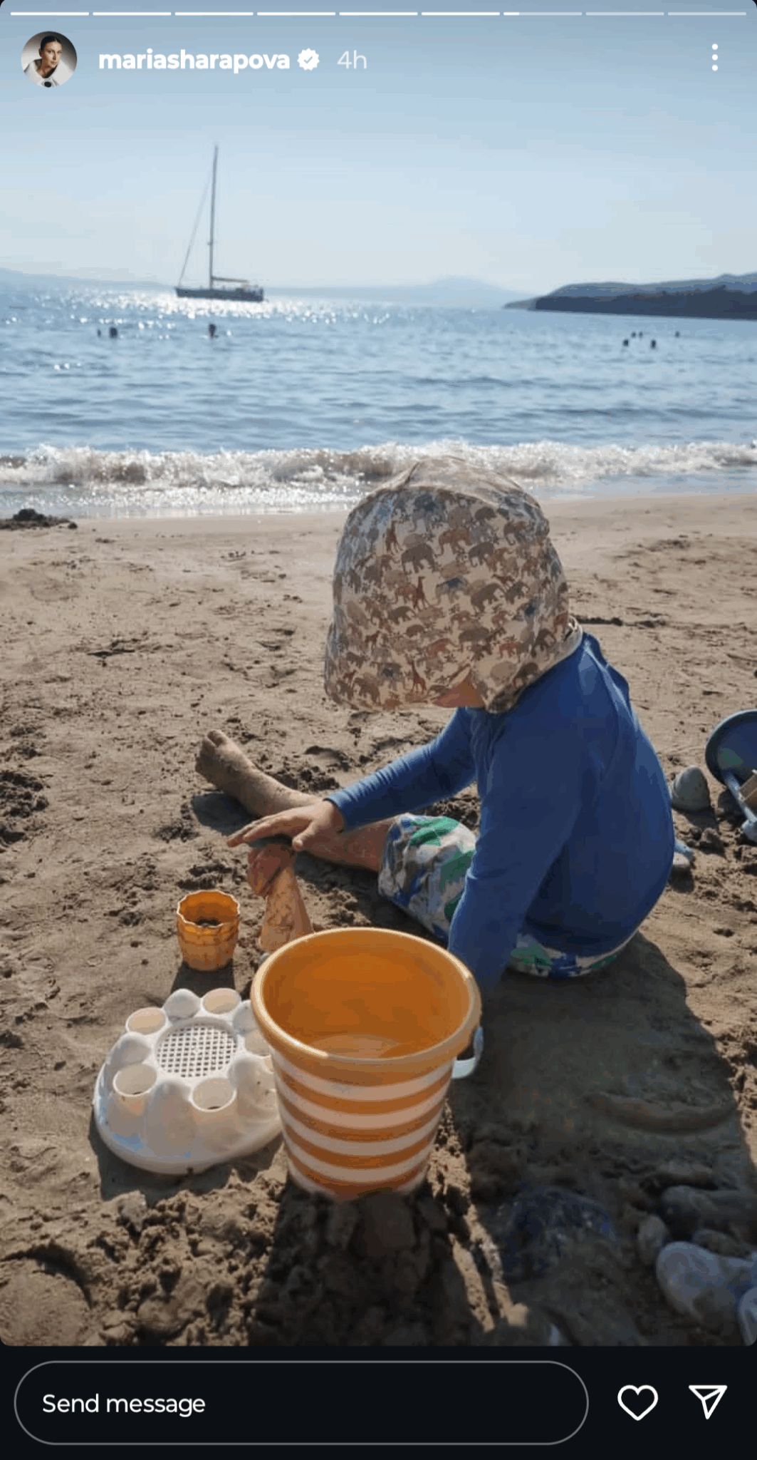 Maria Sharapova’s 3-Year-Old Son Enjoys the Beach With Her and His ...