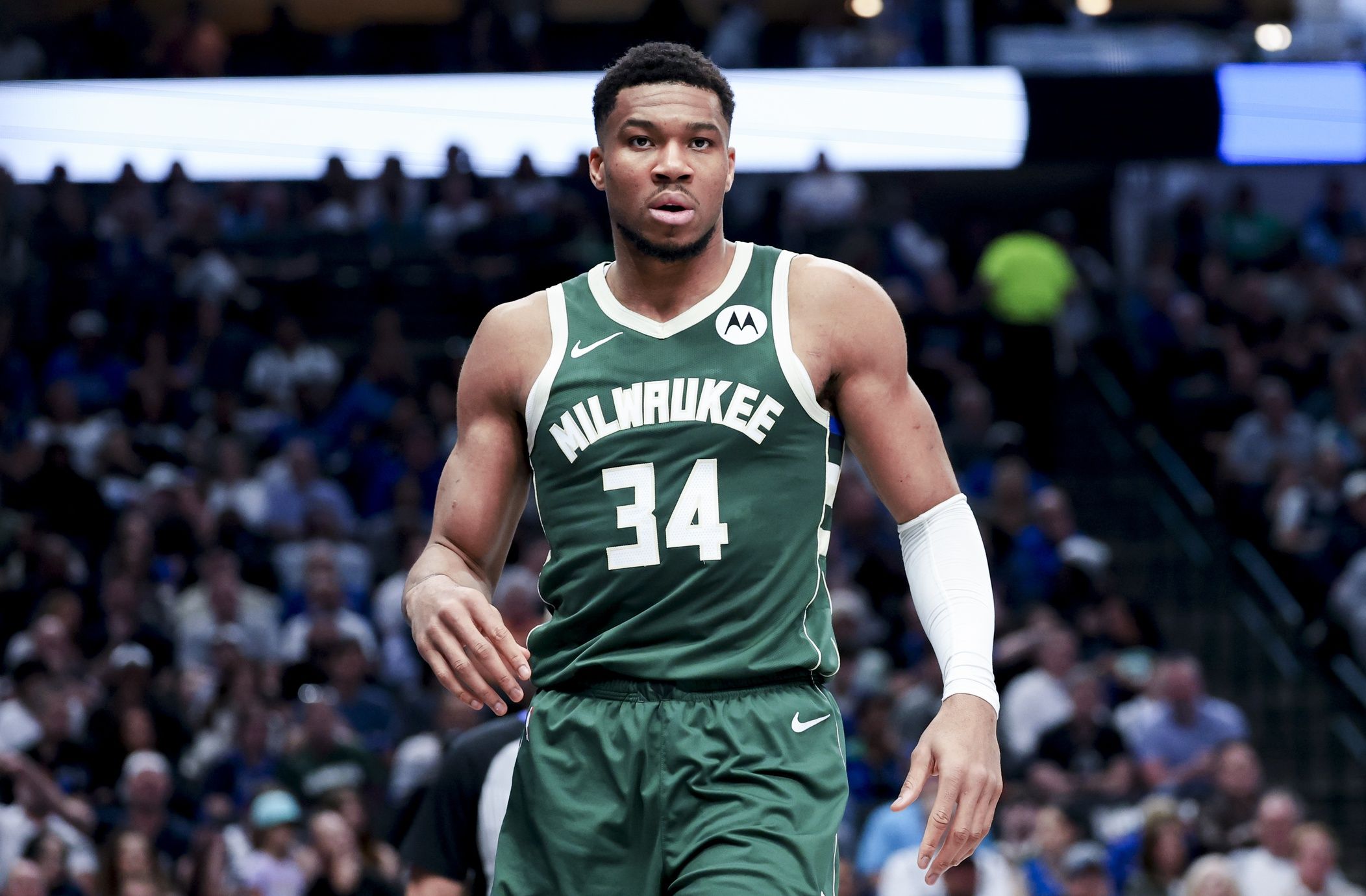 Giannis Antetokounmpo Trade Rumors: NBA Analyst Predicts West Contender Is Preparing To Pursue ...