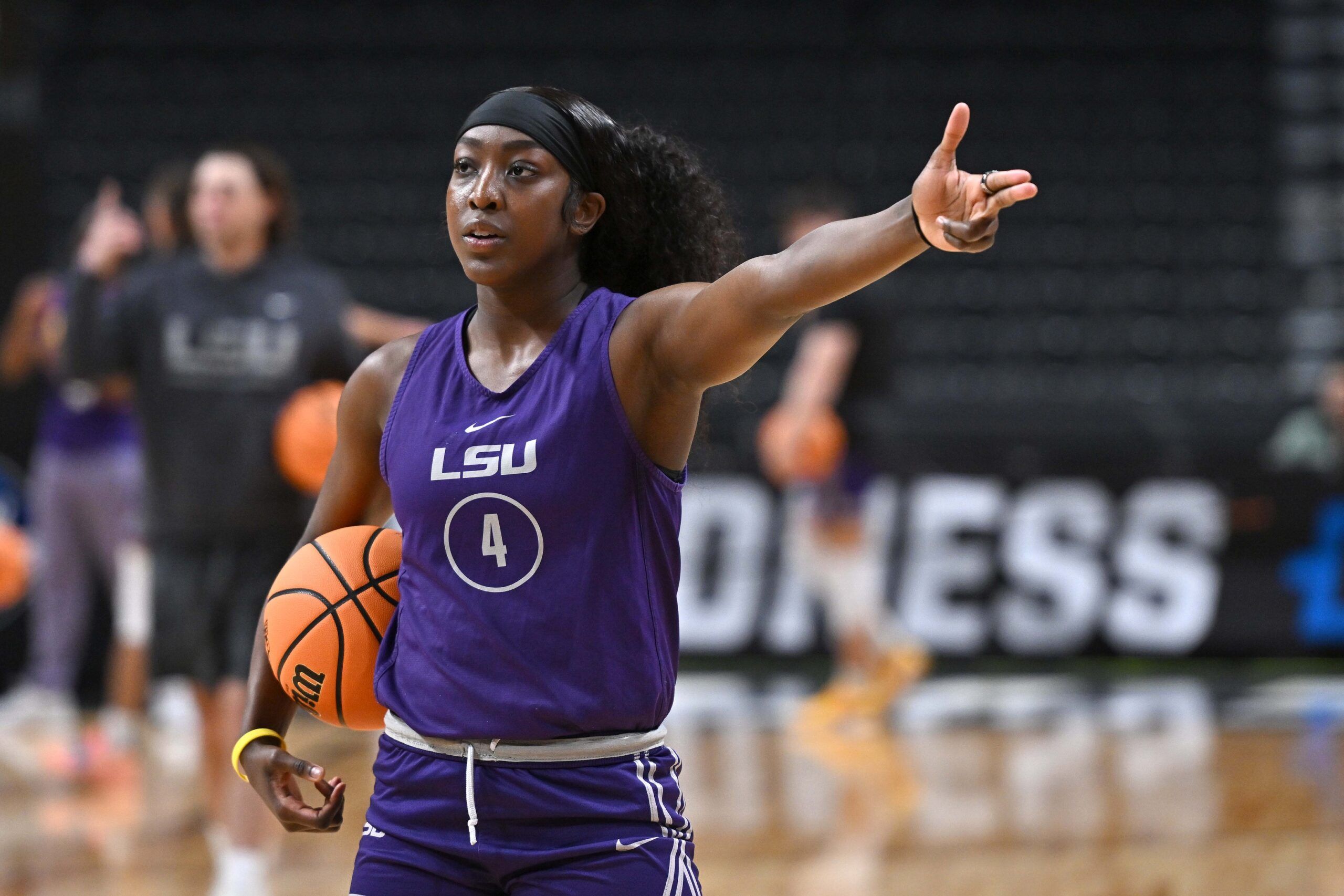 LSU Women's Basketball Star Flau’jae Johnson Addresses Possibility of ...