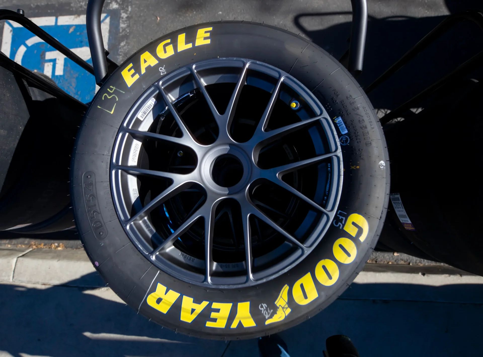 Shocking NASCAR Stat: Single Lug Era Has More Wheel Losses Than ...