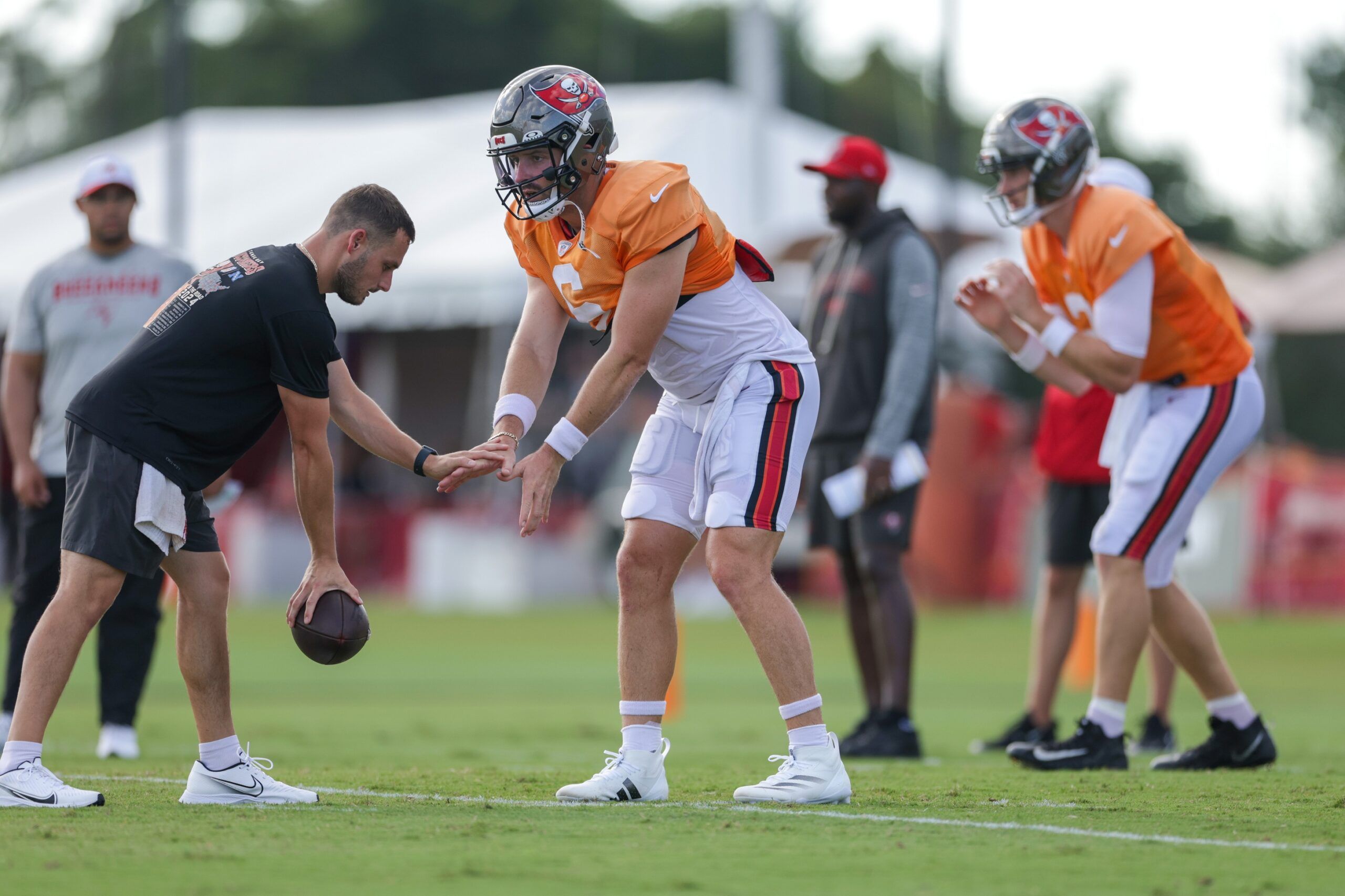 Baker Mayfield Injury Update: Buccaneers Star Suffers Health Scare ...