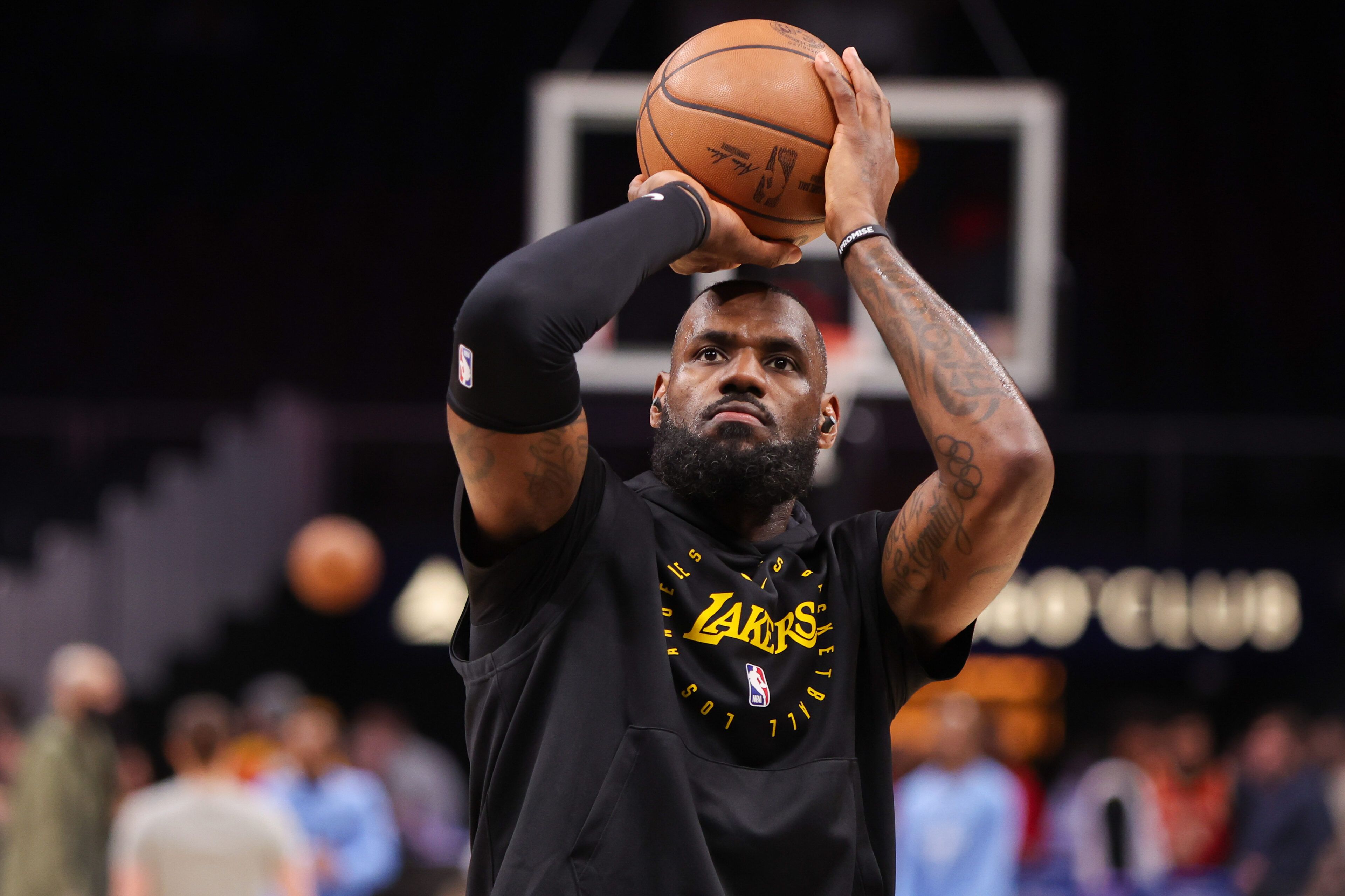 'Imagine LeBron (James) Back in Cleveland' -- NBA Fans Reignite Trade ...