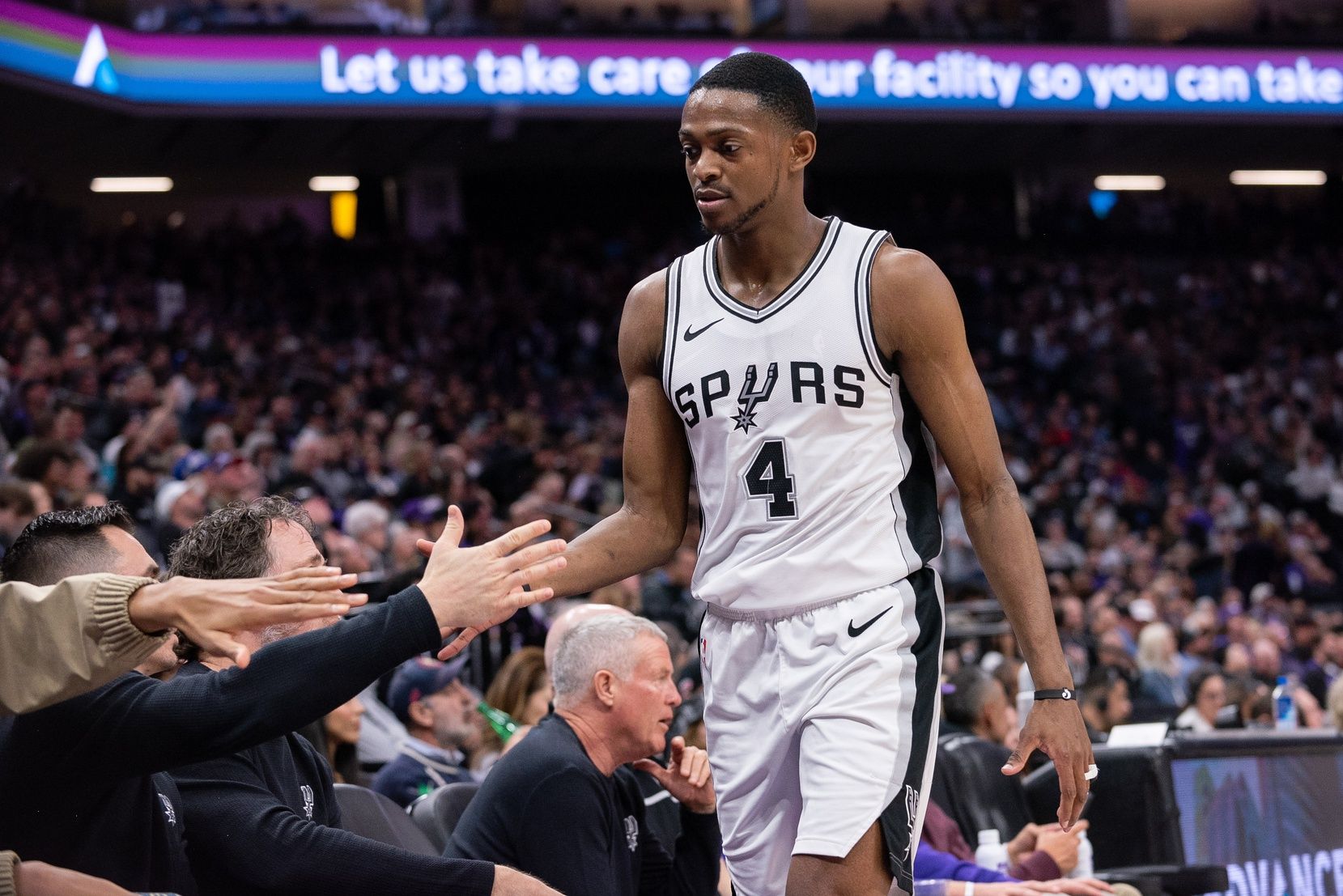 De’Aaron Fox Contract, Net Worth, and Career Earnings: How Much Will the Spurs Star Earn After ...