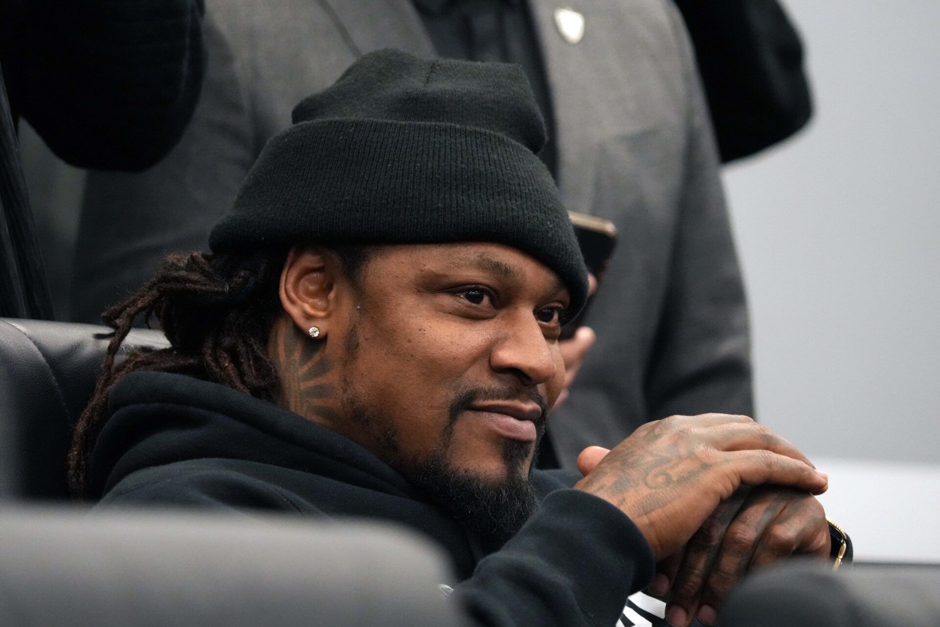 Seahawks Legend Marshawn Lynch Takes On Cameraman Duties for Seattle’s ...