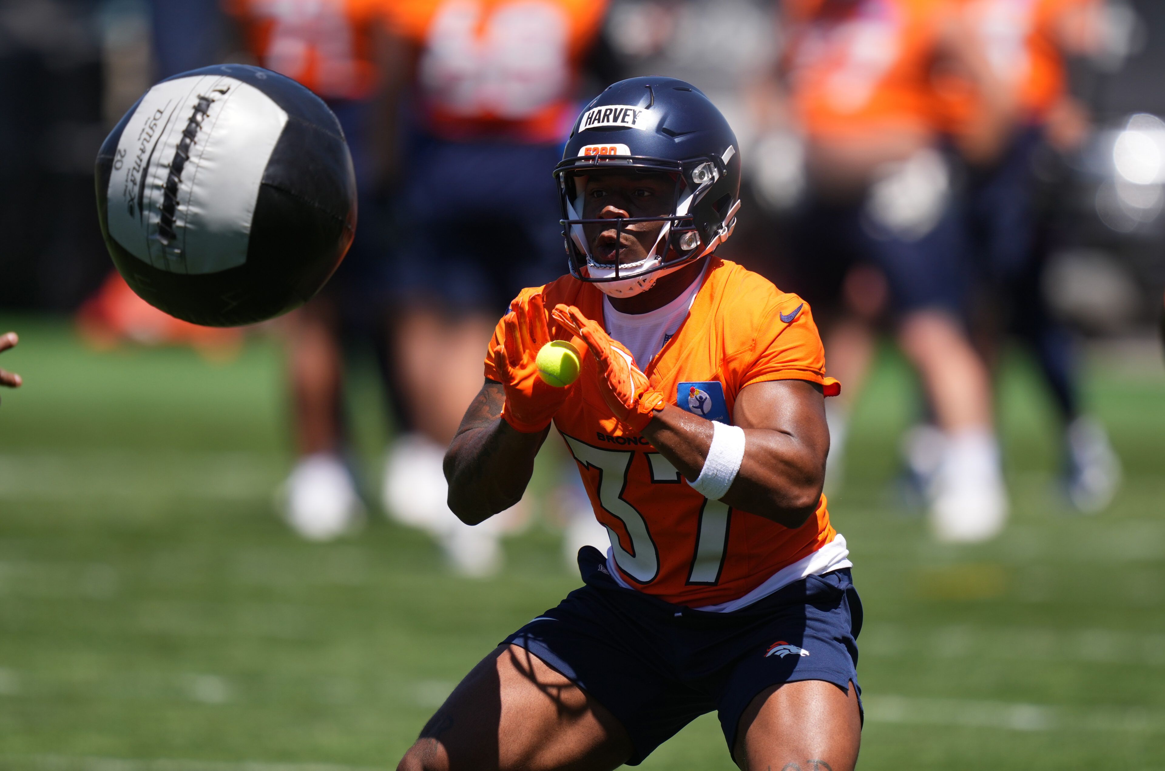 How Did RJ Harvey Play in NFL Preseason Debut? A Look at Broncos RB’s ...