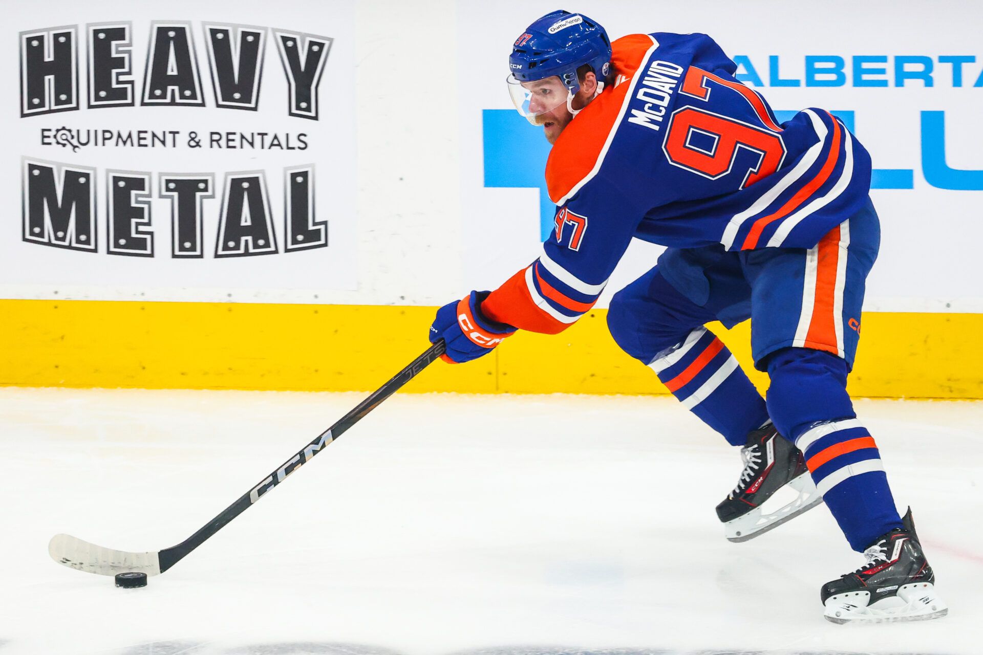 Insider Believes Connor McDavid Was Warned About Abrasive Side Effect ...