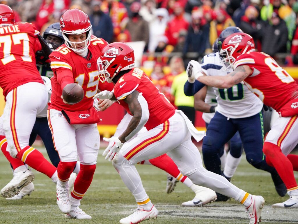 How to Watch Chiefs-Seahawks Week 2 Preseason Game: TV Channel, Date ...