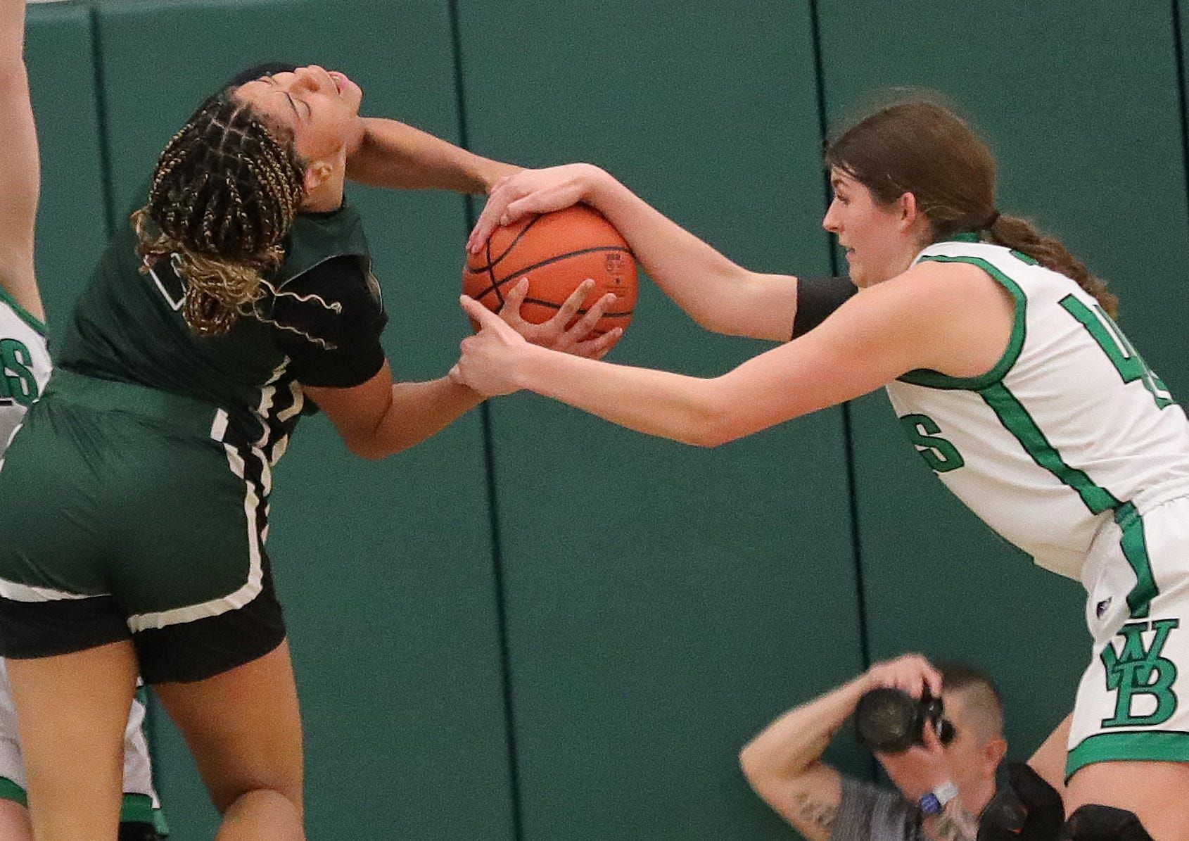 Soon After USC Commitment, Saniyah Hall Cheers Sister’s Recent Move to ...