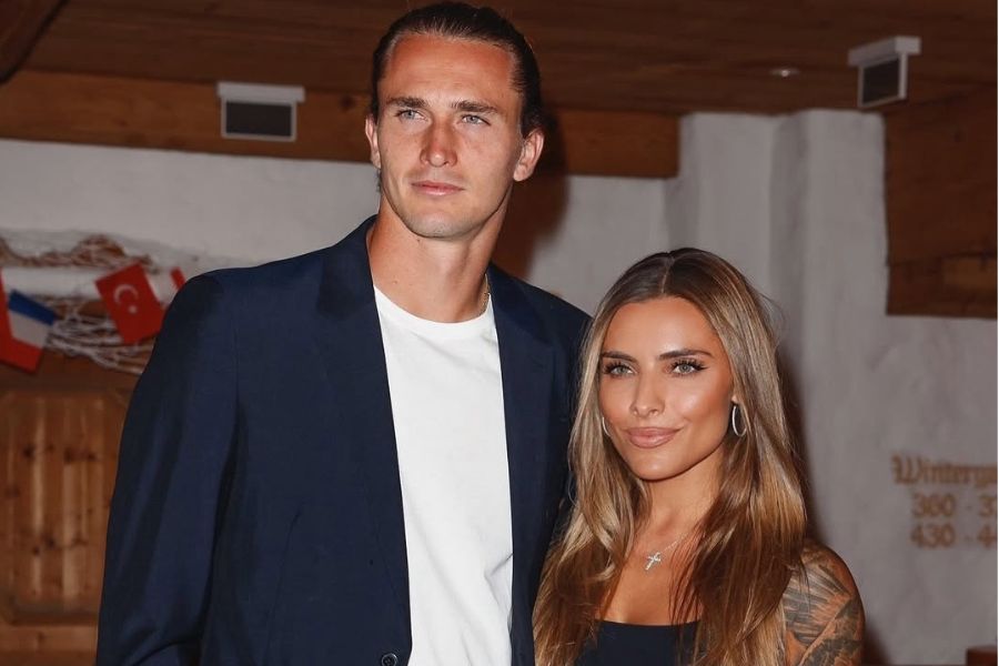 Alexander Zverev’s Girlfriend Sophia Thomalla Reacts to Being Stuck in ...
