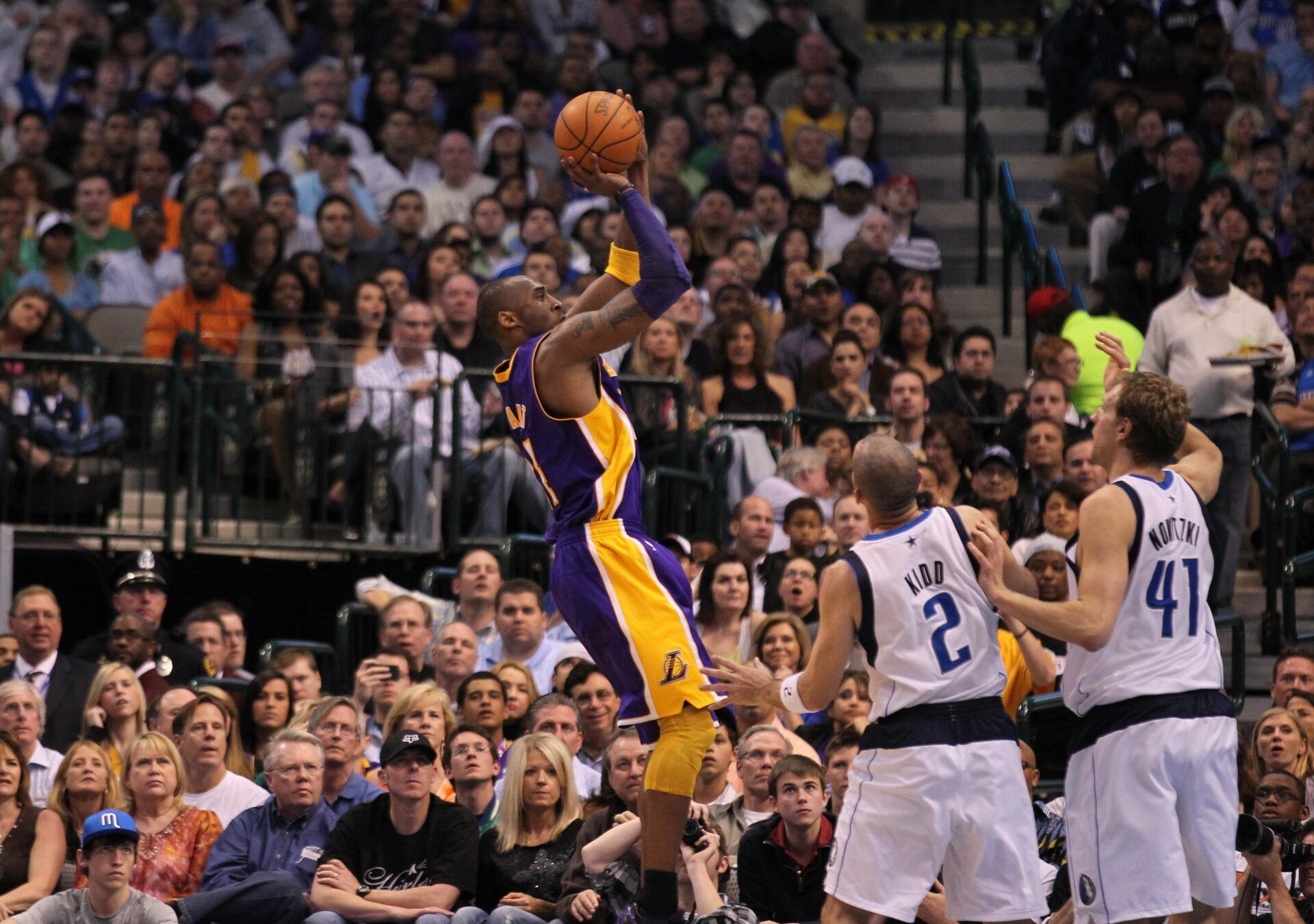 When Former Lakers GM Stopped Kobe Bryant’s Trade to the Mavericks at ...