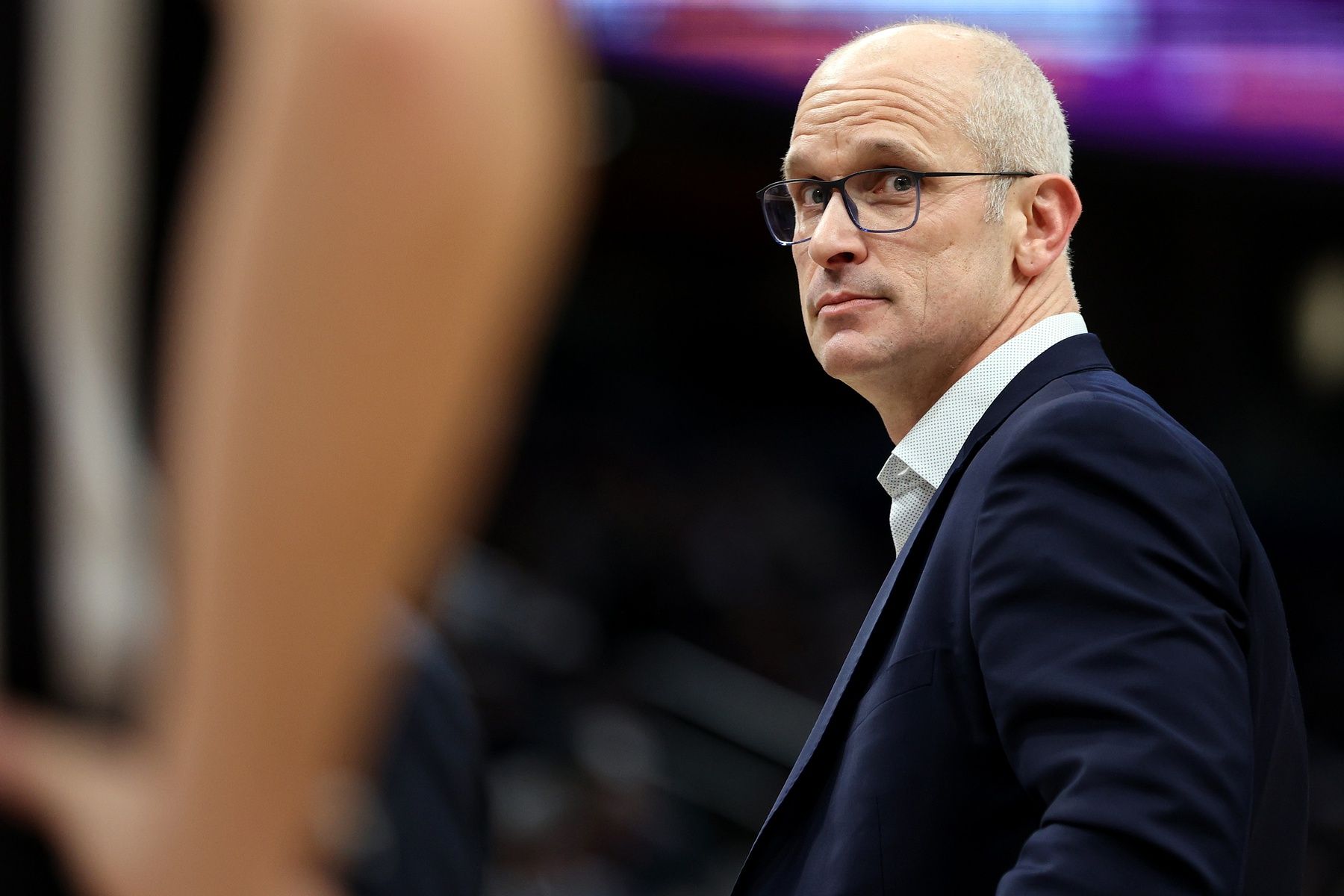 UConn HC Dan Hurley Confesses Why His Dad’s Advice to Leave for Lakers ...