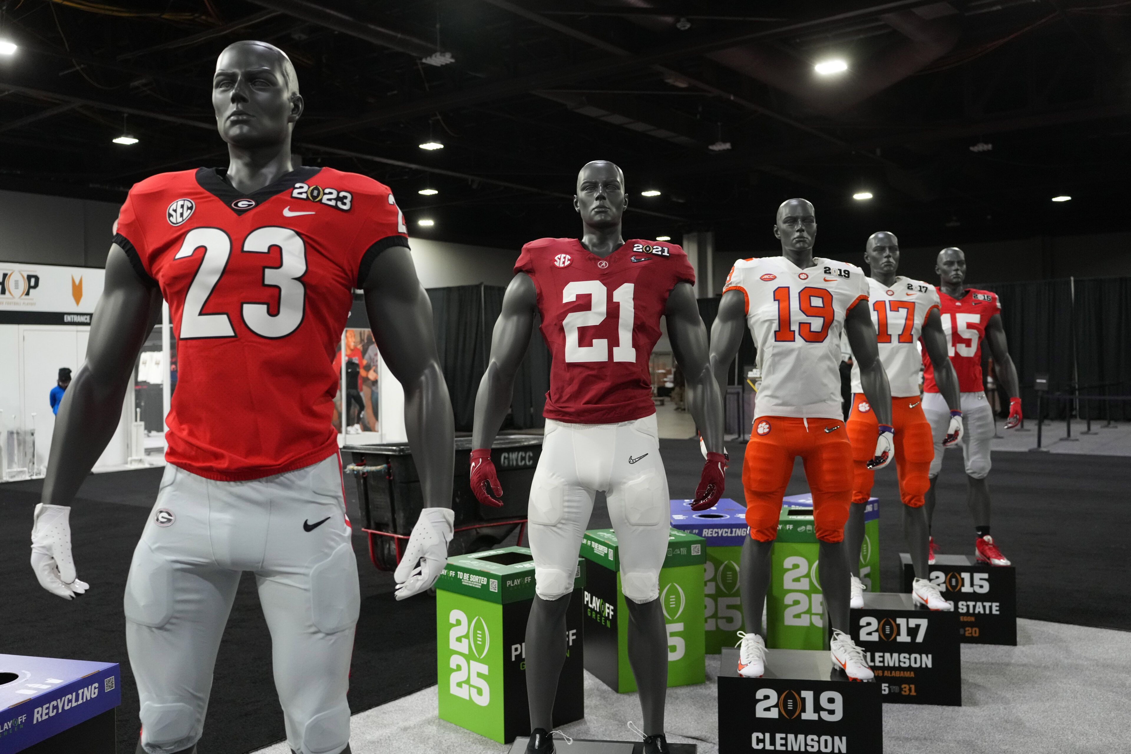 College Football Teams in Alphabetical Order: Every Program Listed by ...