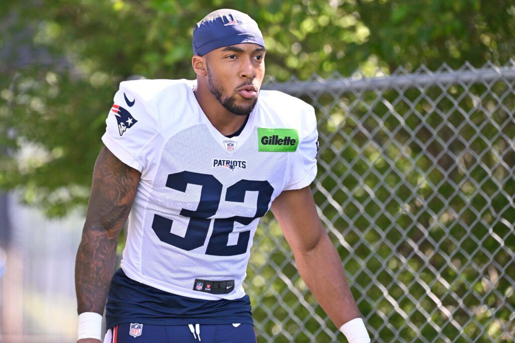 How Did TreVeyon Henderson Play in Preseason Week 2? A Look at Patriots ...