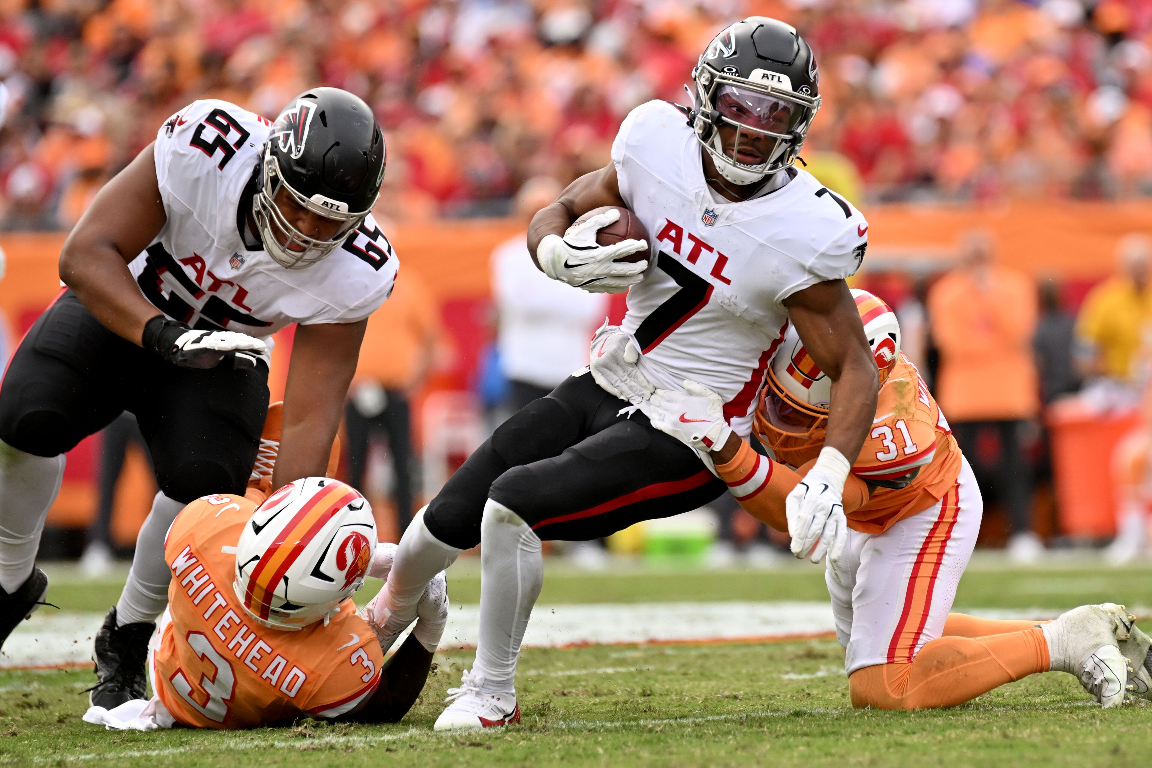 Bijan Robinson, the Falcons’ Every-Down Spark, Is Quietly Redefining ...