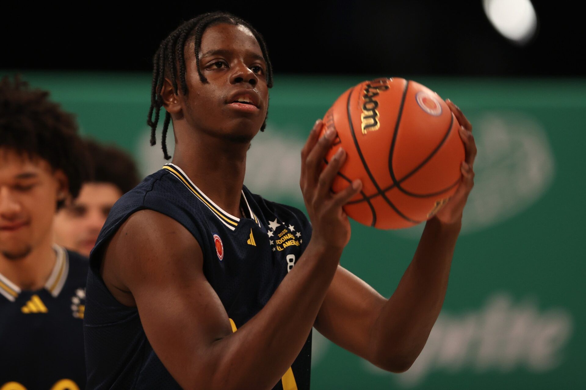 North Carolina Legend Michael Jordan’s Nike Legacy Drawn Into NIL Debate After Caleb Wilson’s ...