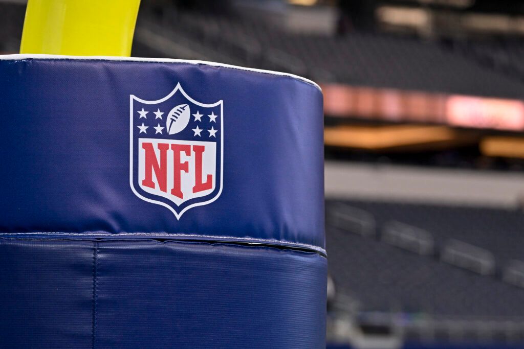 How Much Do NFL Practice Squad Players Get Paid? Salary, Roster Limits ...