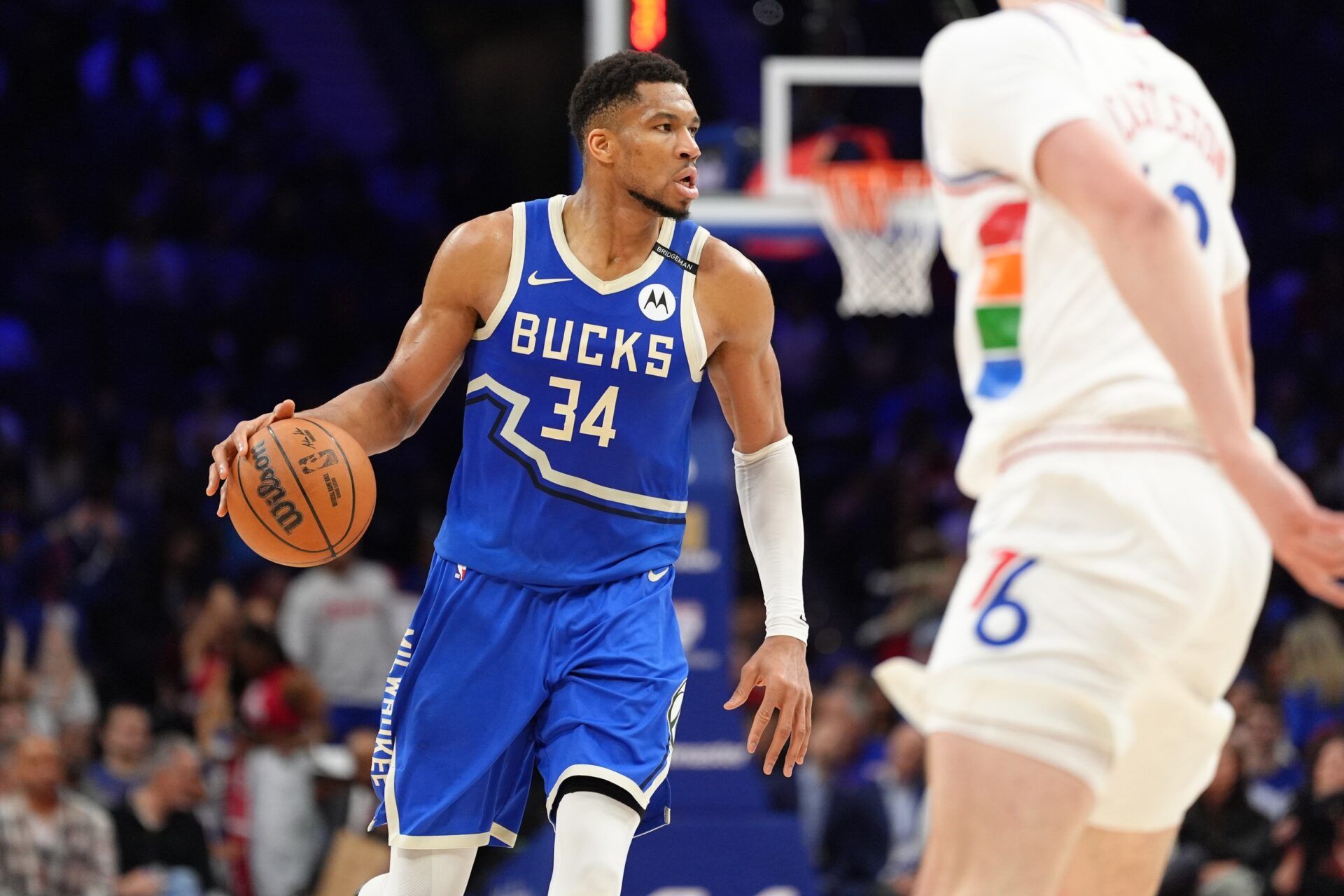 76ers Predicted To Trade for Giannis Antetokounmpo by Offloading $211,584,940 Star in ...