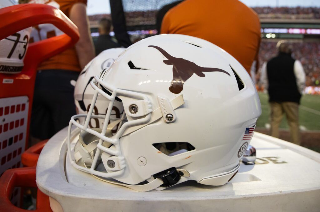 With Texas WR Emmett Mosley Doubtful, Insider Predicts Longhorns ...