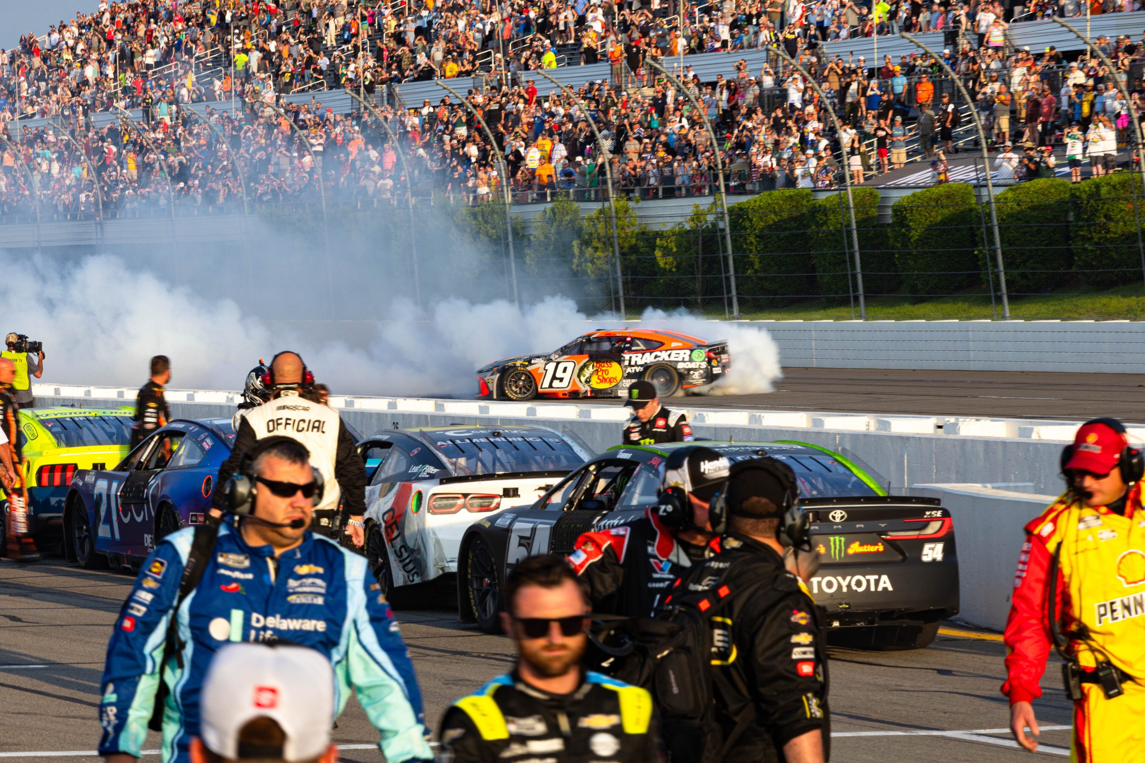 Front Row Motorsports Faces Potential Collapse As NASCAR Charter ...