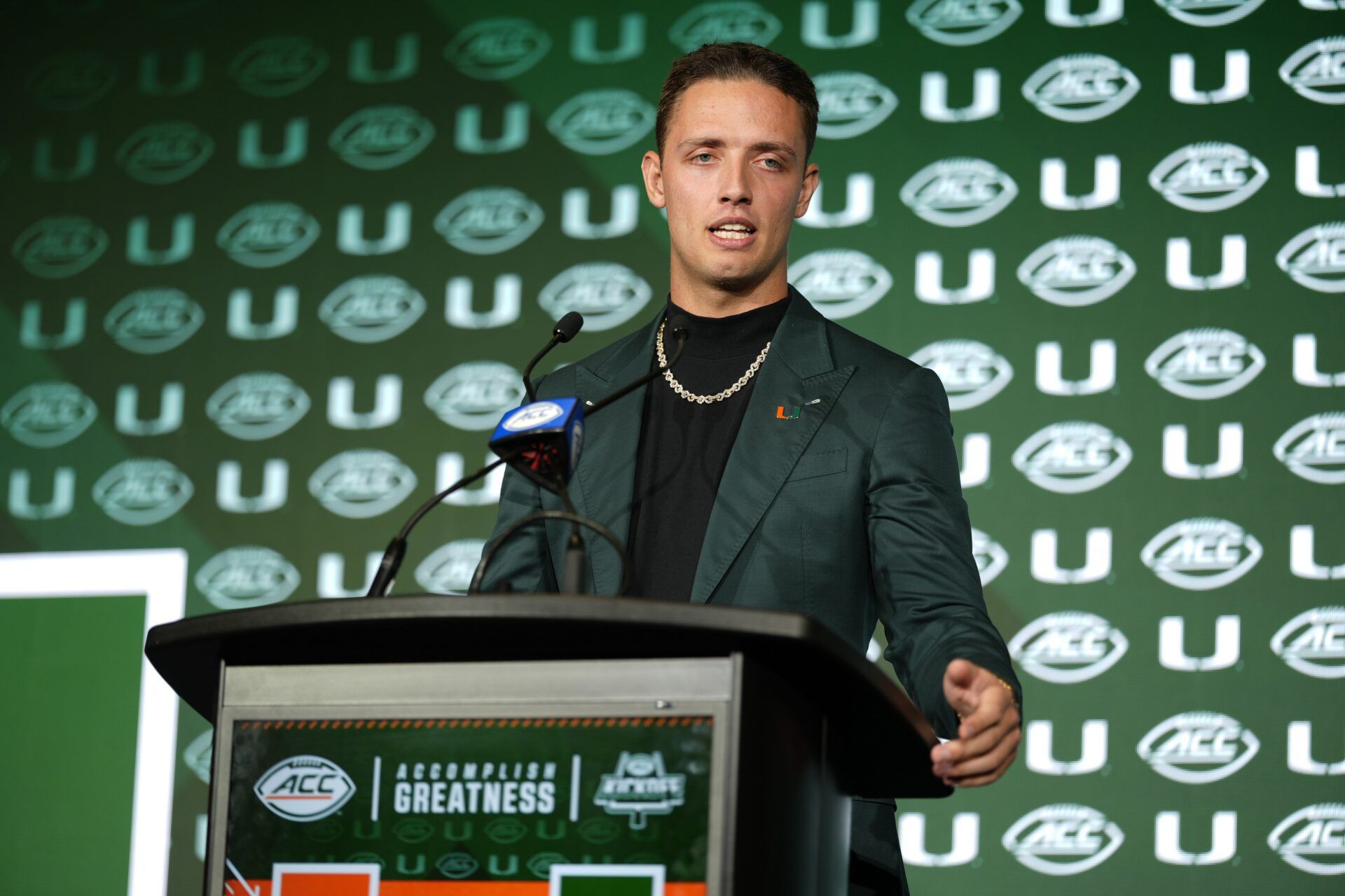 Who Was Carson Beck Dating When They Fell Victim to Burglary? Details ...