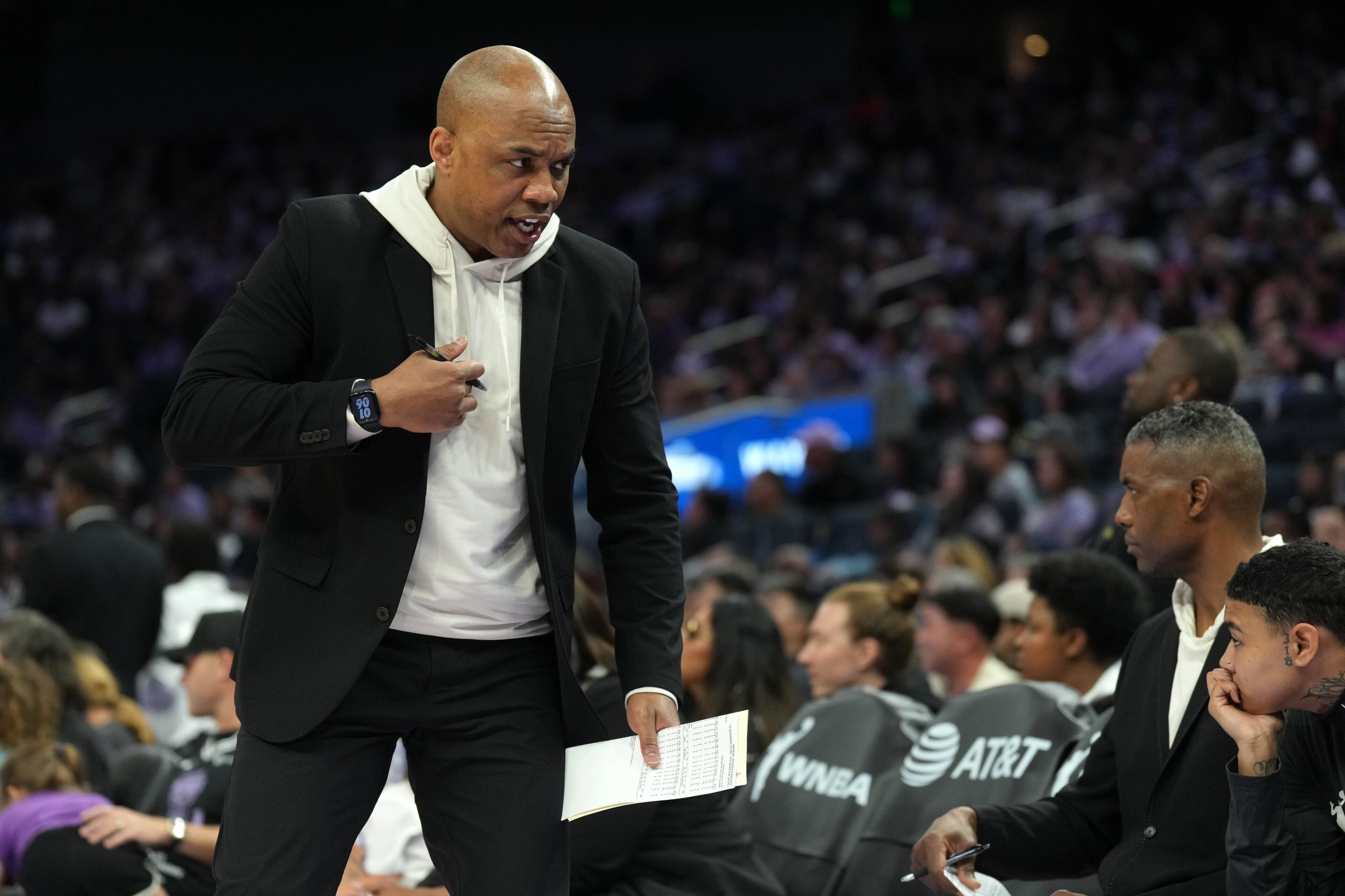 NBA Legend Shaquille O’Neal Hilariously Roasts Charles Barkley and Ty ...