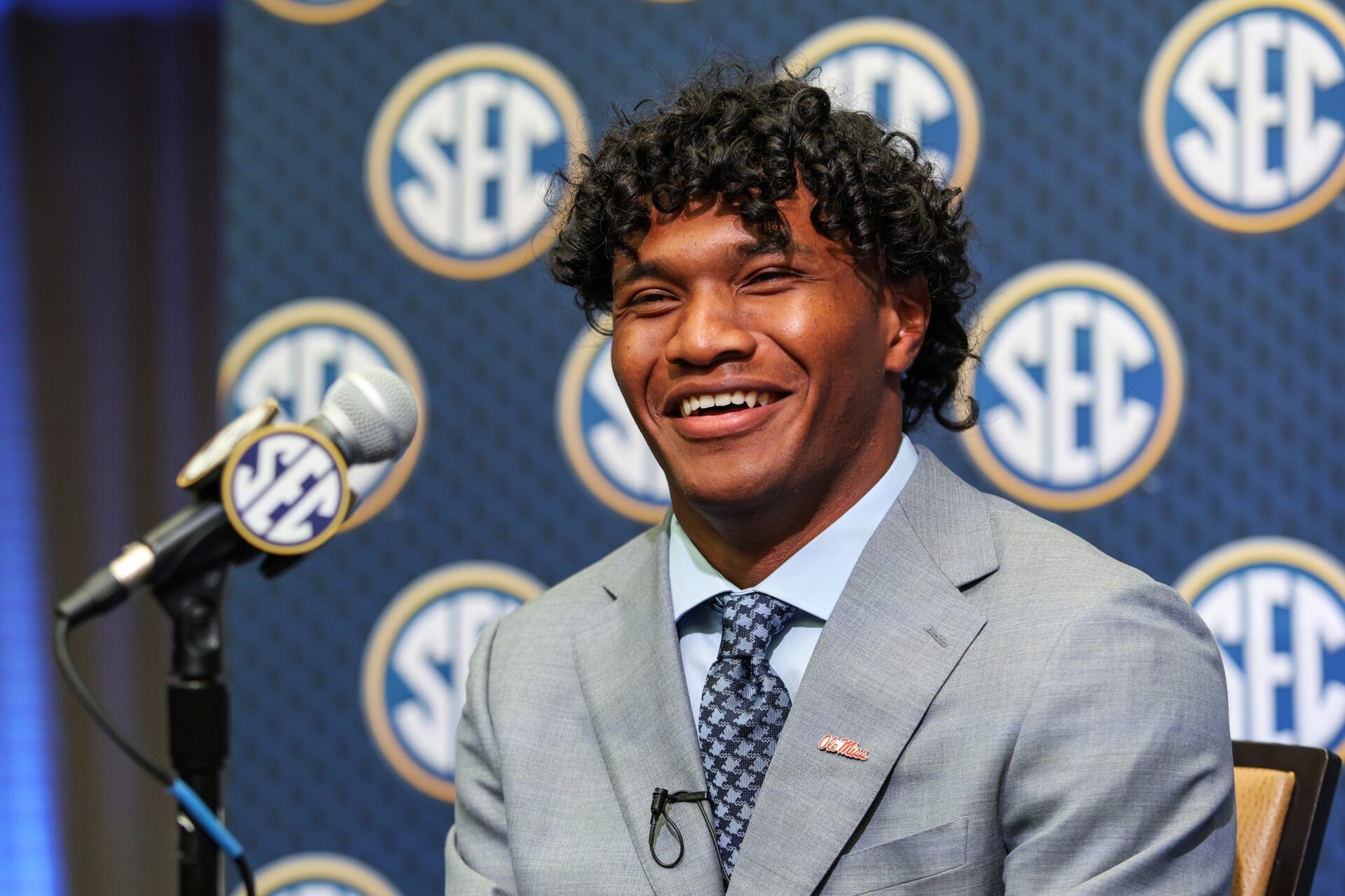 Ole Miss WR Tre Wallace Reveals How Austin Simmons Handled High Emotions as He Lands New Role