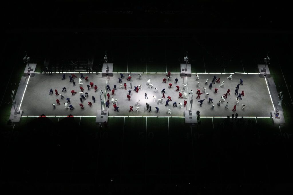 Who Is Performing the Halftime Show at the Chiefs-Chargers Game? Get To ...