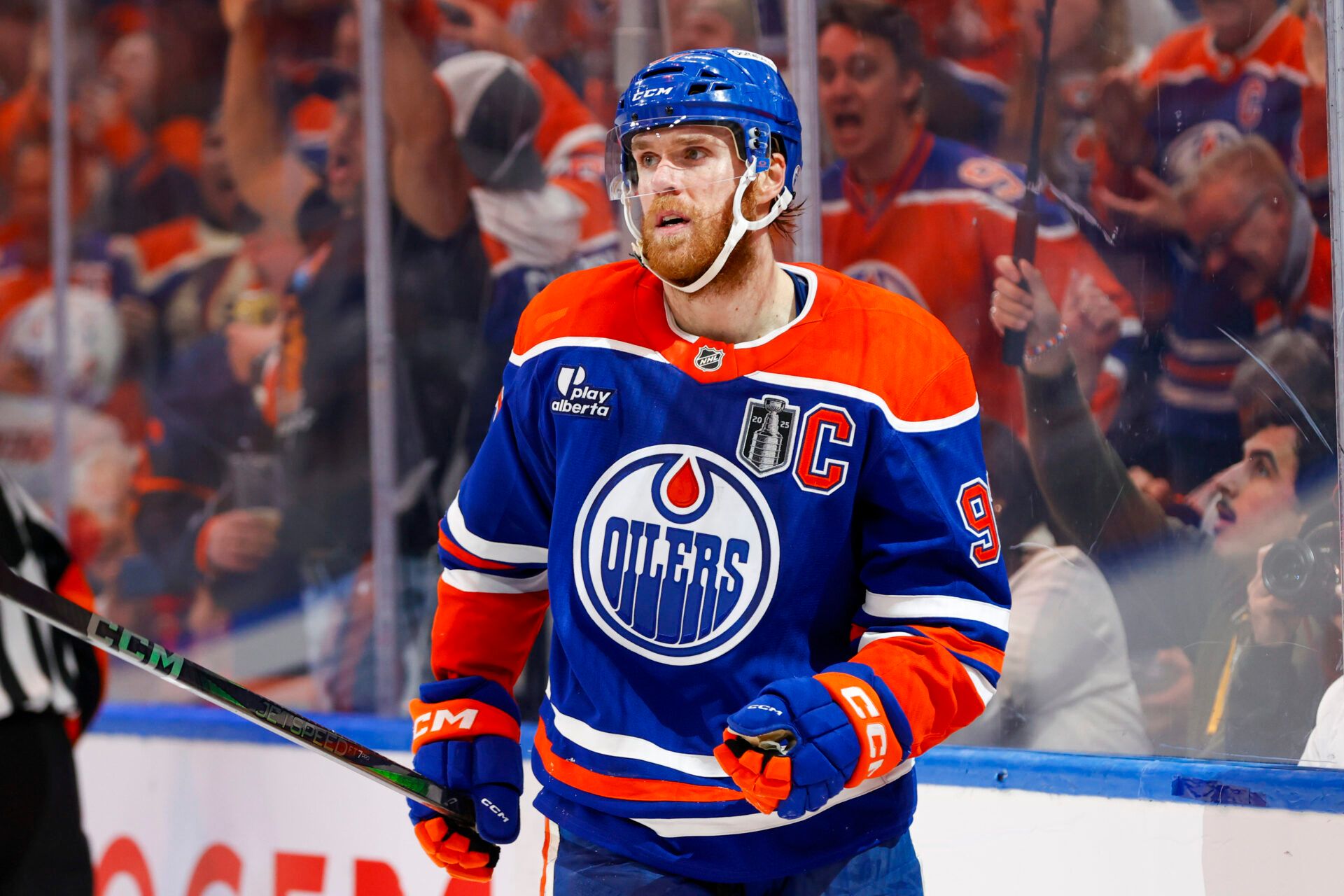 Connor McDavid Leaves Oilers Fans Room for Panic As NHL Superstar Puts Cards on the Table | PFSN