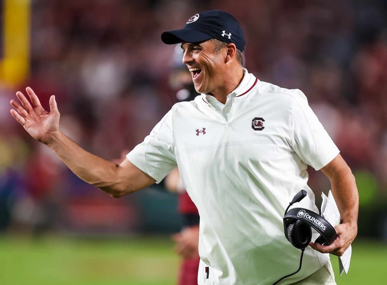 South Carolina HC Shane Beamer Issues Strong Message to Locker Room vs ...