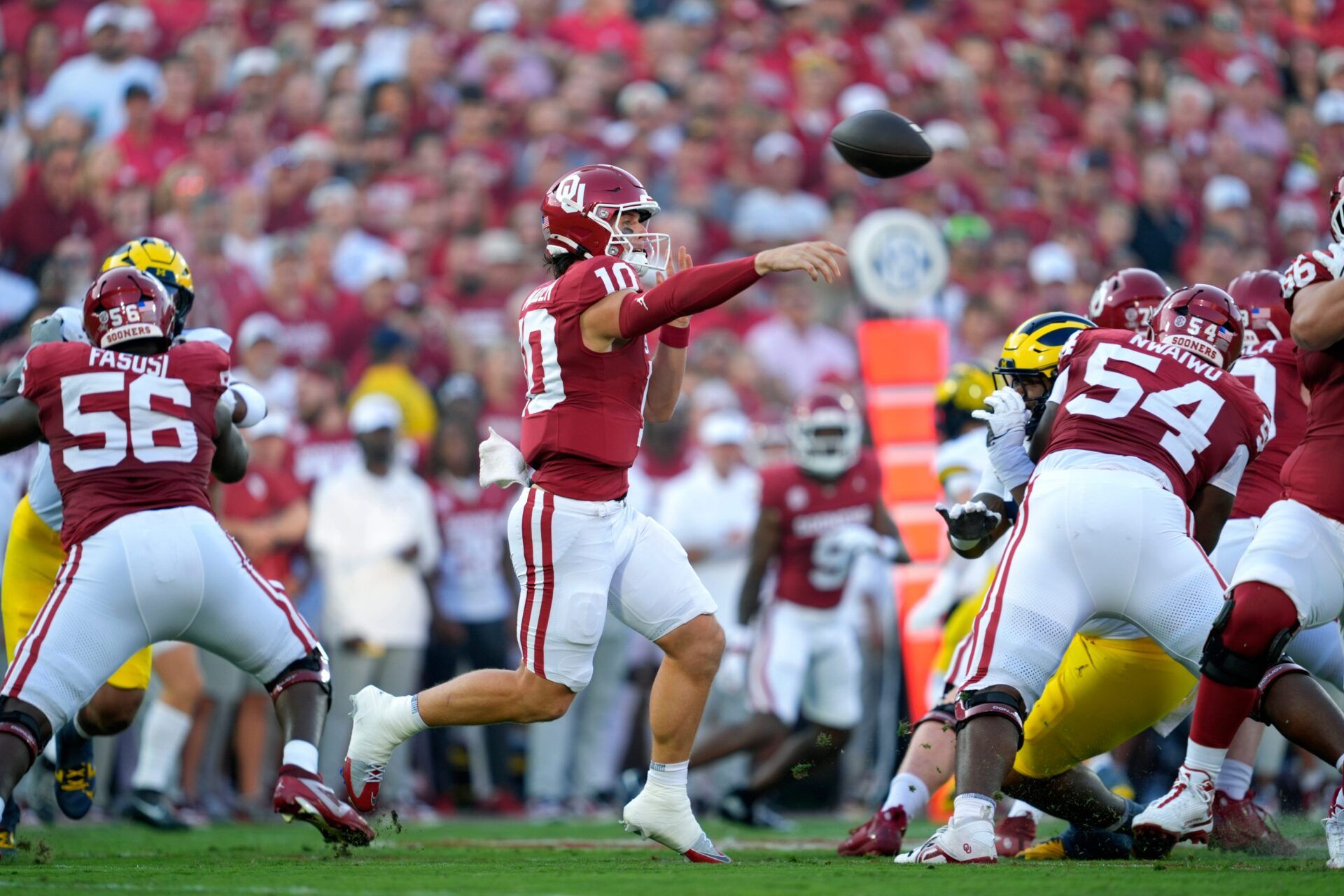 Oklahoma HC Brent Venables Reveals John Mateer's Contagious Locker Room ...