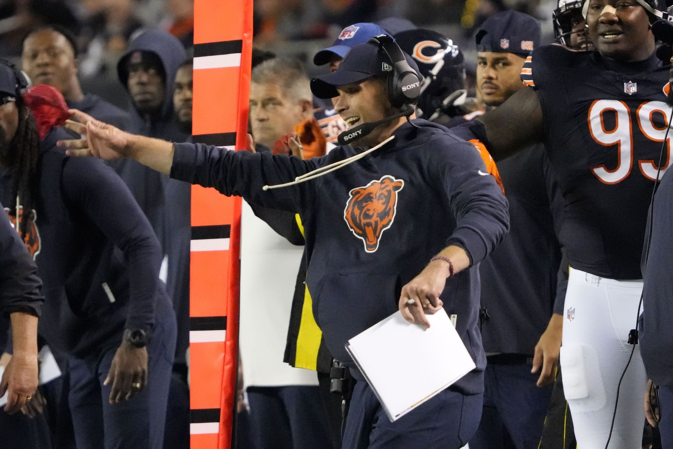 ‘Unbelievable’ — NFL World Rips Bears HC Ben Johnson for ‘Major Mistake ...