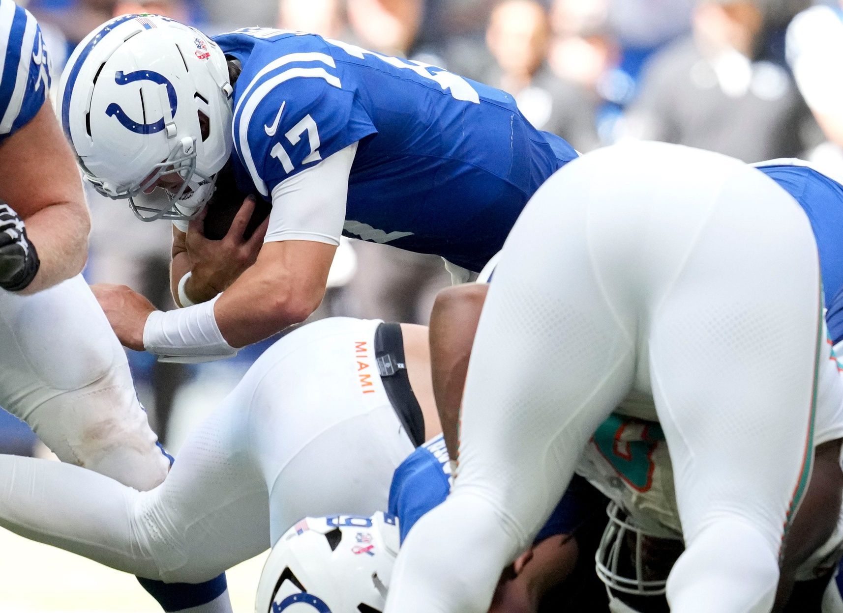 How Daniel Jones Shockingly Outperformed Peyton Manning, Andrew Luck in ...