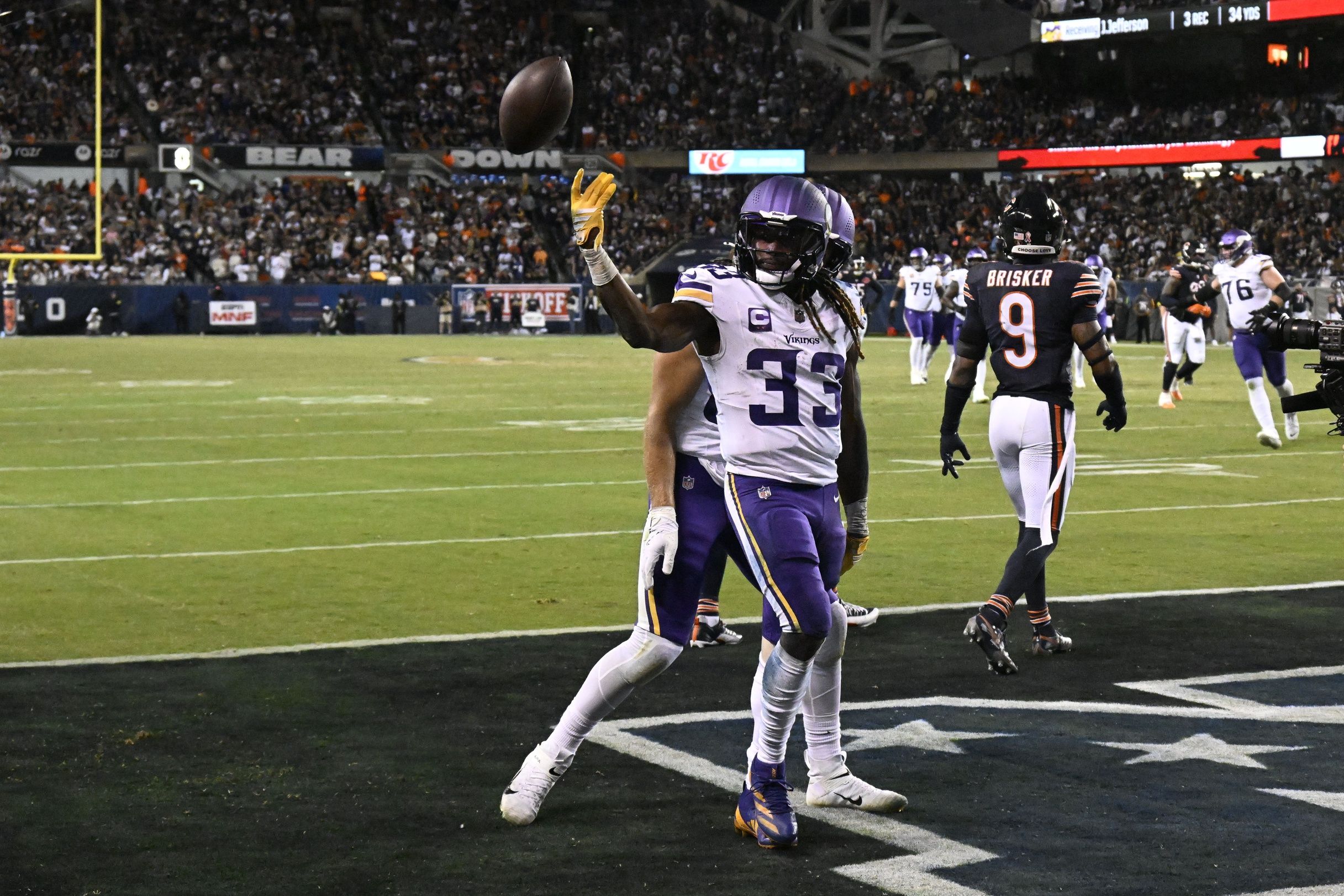Should You Start Minnesota Vikings RBs Aaron Jones or Jordan Mason in ...